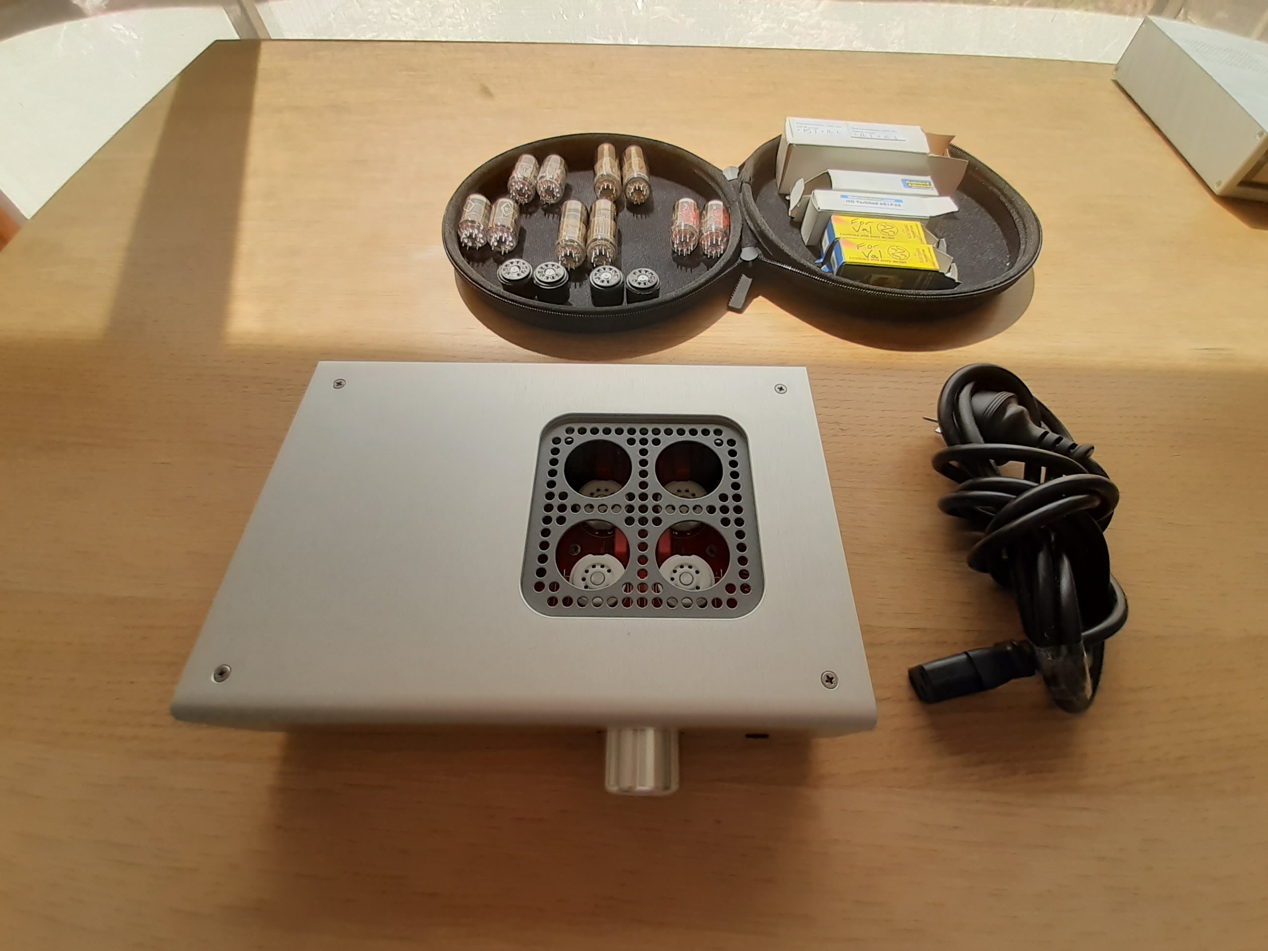 Schiit Valhalla 2 - OTL Headphone Amplifier - Stereo, Home Cinema ...