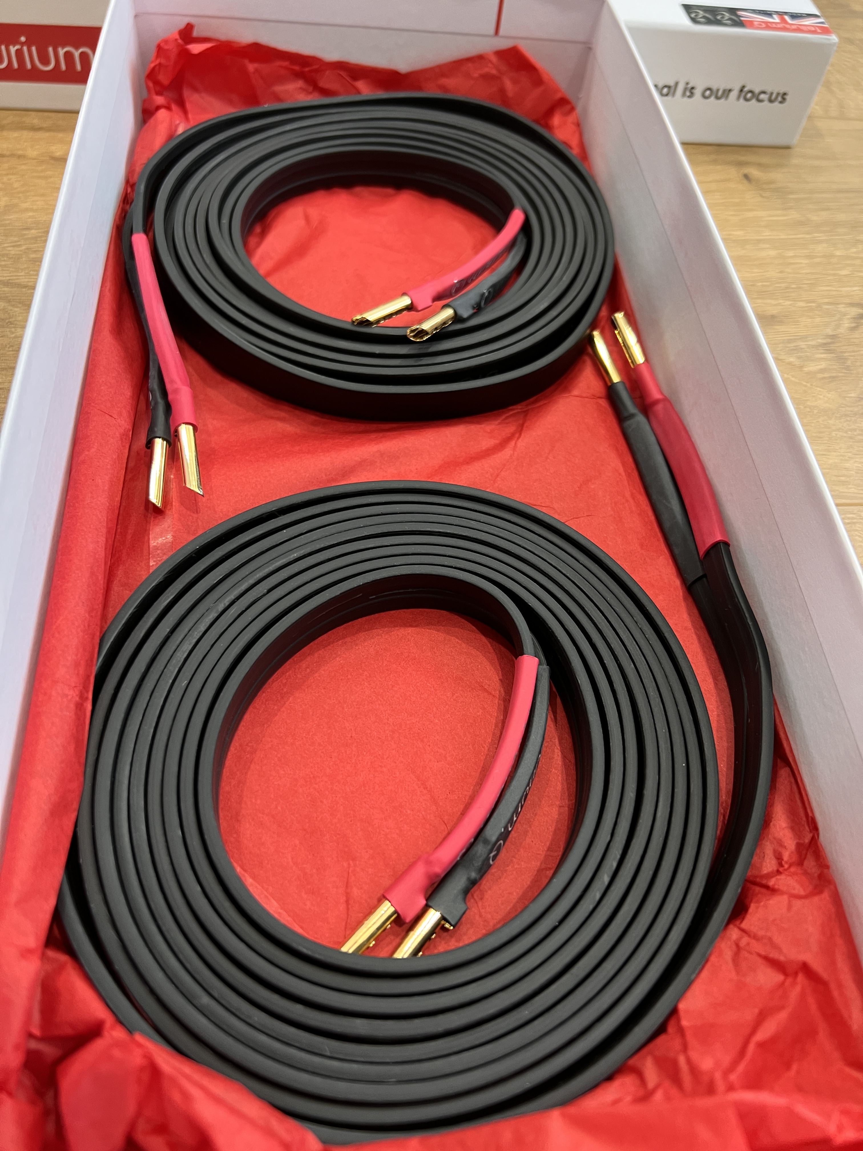 Tellurium Q Black II 3 m Speaker Cable Pair Banana Plugs - Hi-Fi and ...