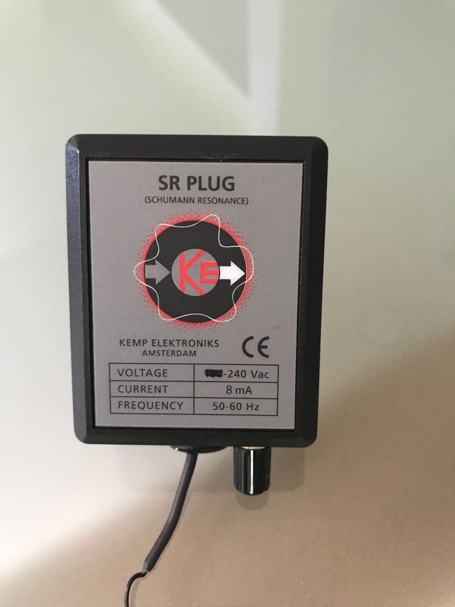 Kemp Elektroniks SR Plug Schumann Resonance Generator - Hi-Fi and Cinema Cables & Accessories ...