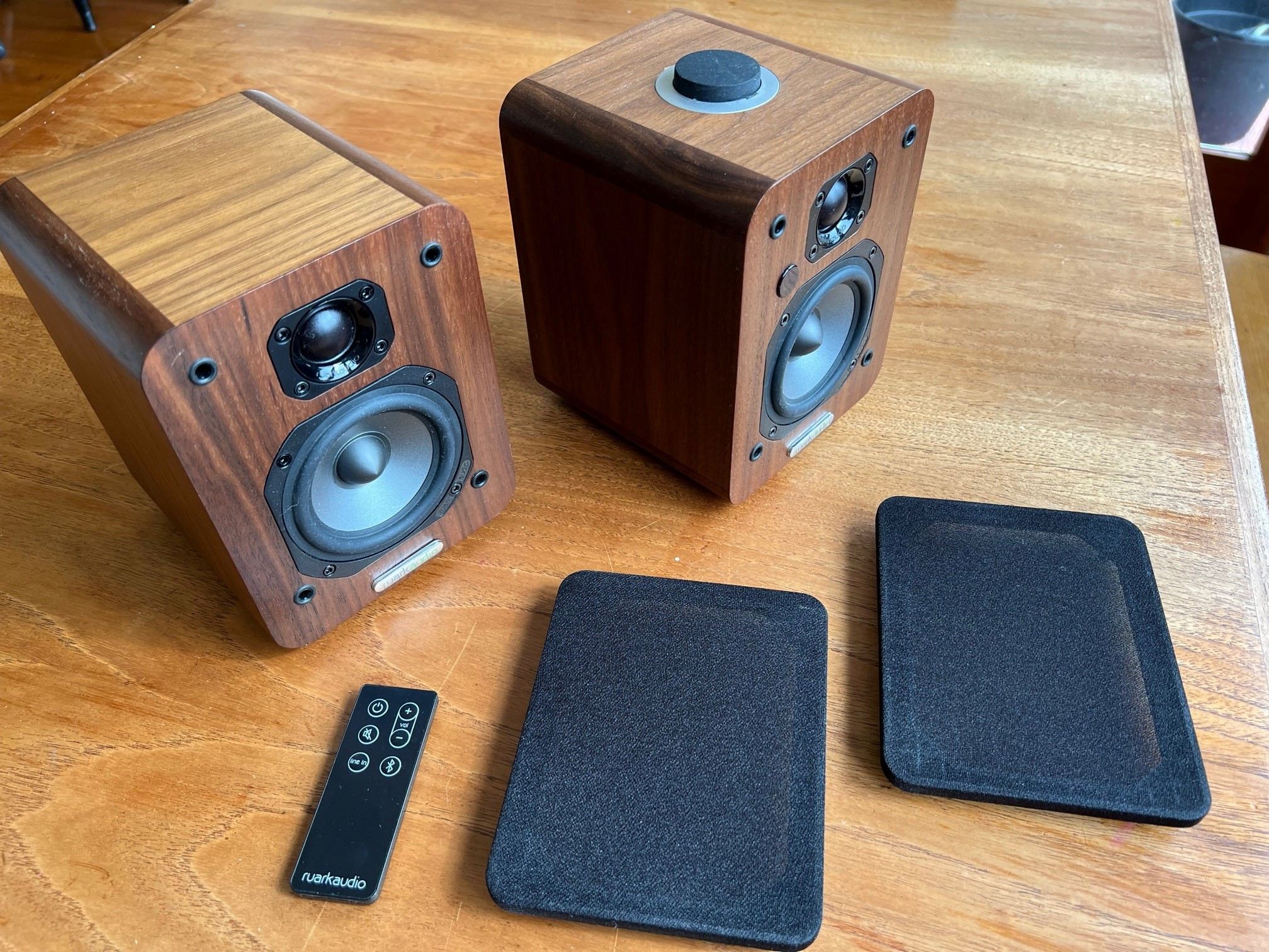 Ruark Audio - MR1 Mk1 - powered desktop speaker - Stereo, Home Cinema ...