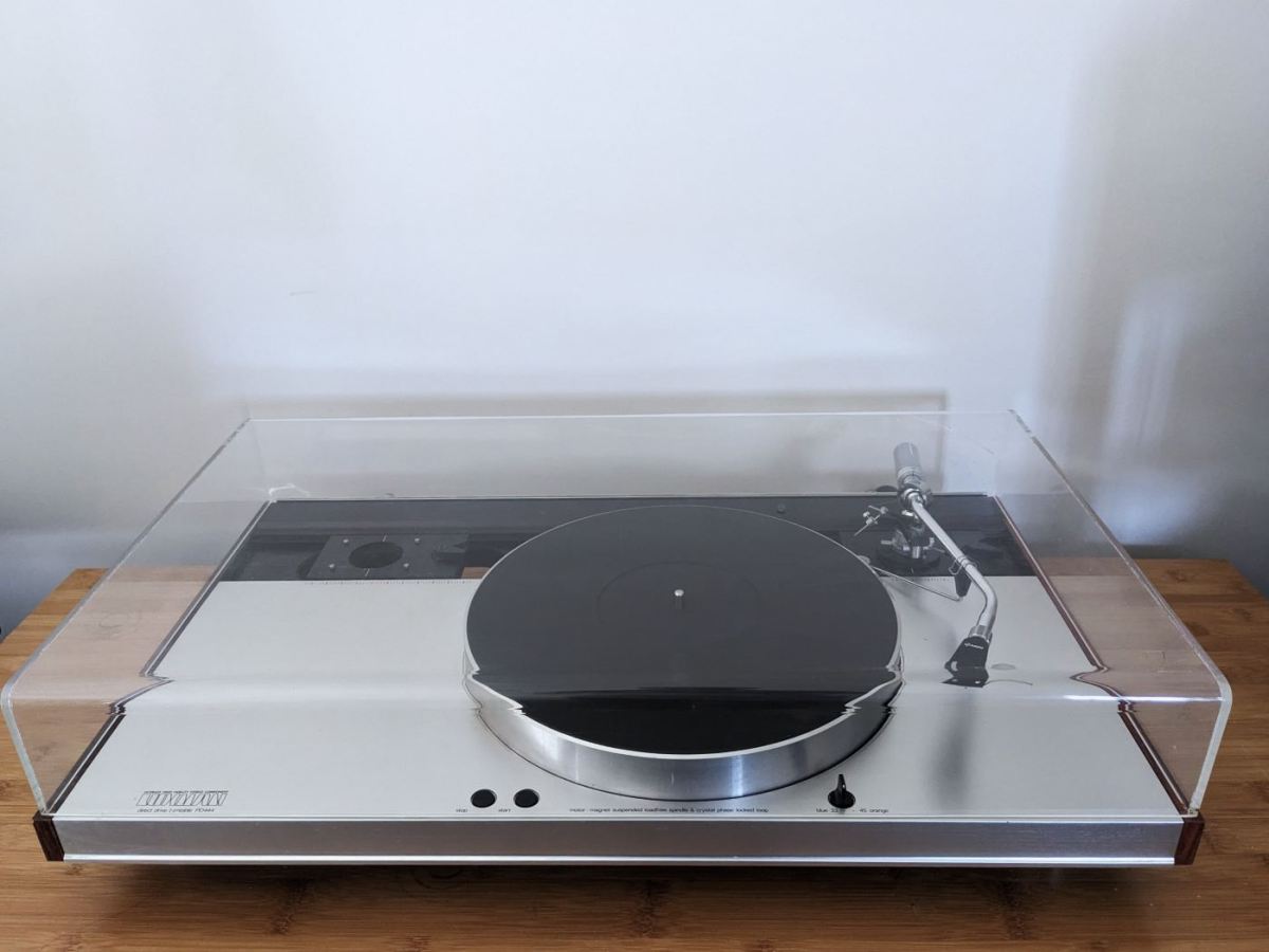 Luxman PD444 Direct-Drive Turntable with Grace G840F Tonearm - Stereo ...