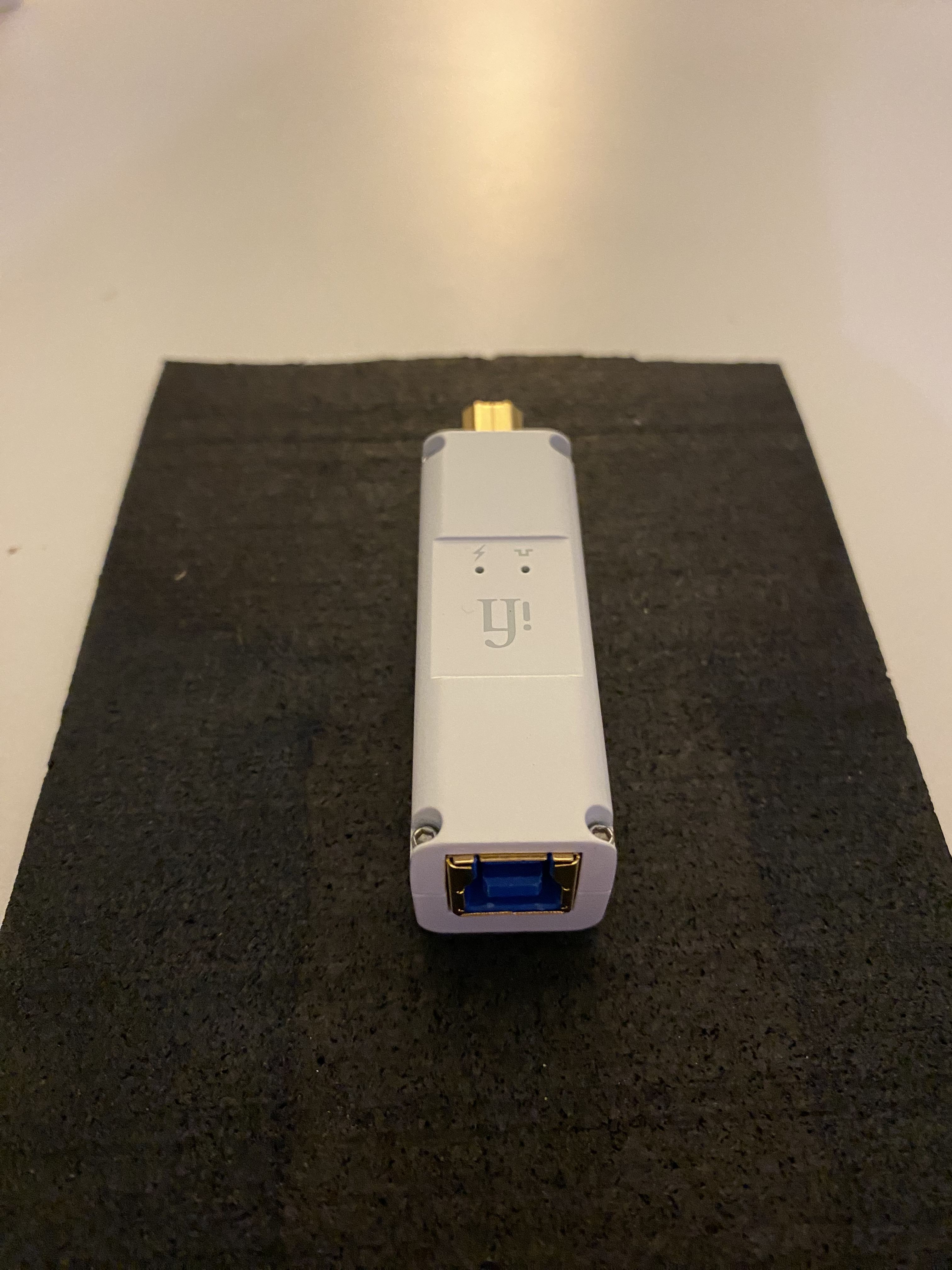 Ifi iPurifier3 USB B - Hi-Fi and Cinema Cables & Accessories - StereoNET