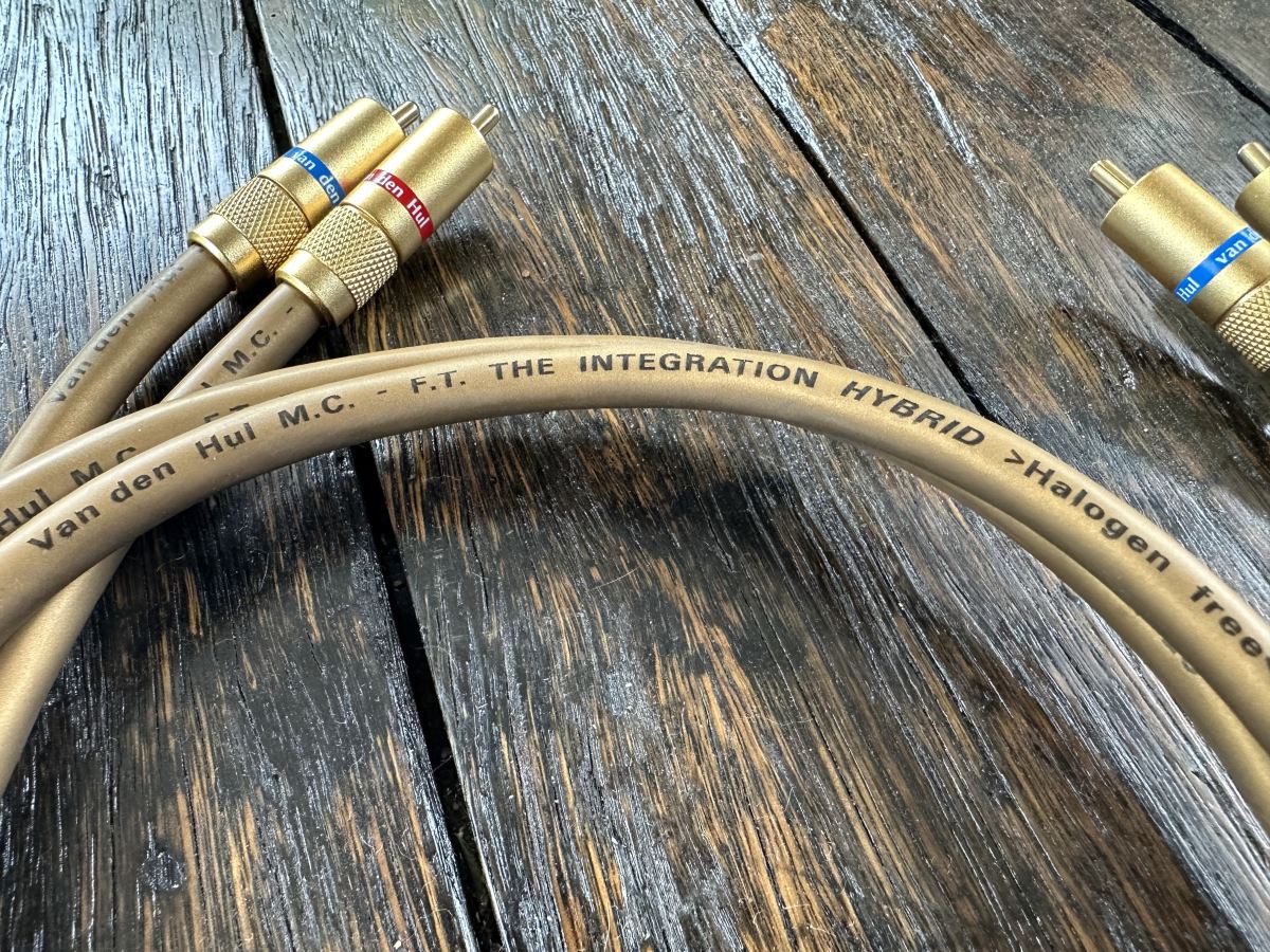Van den Hul The Integration Hybrid RCA Cable 1m - Hi-Fi and Cinema ...