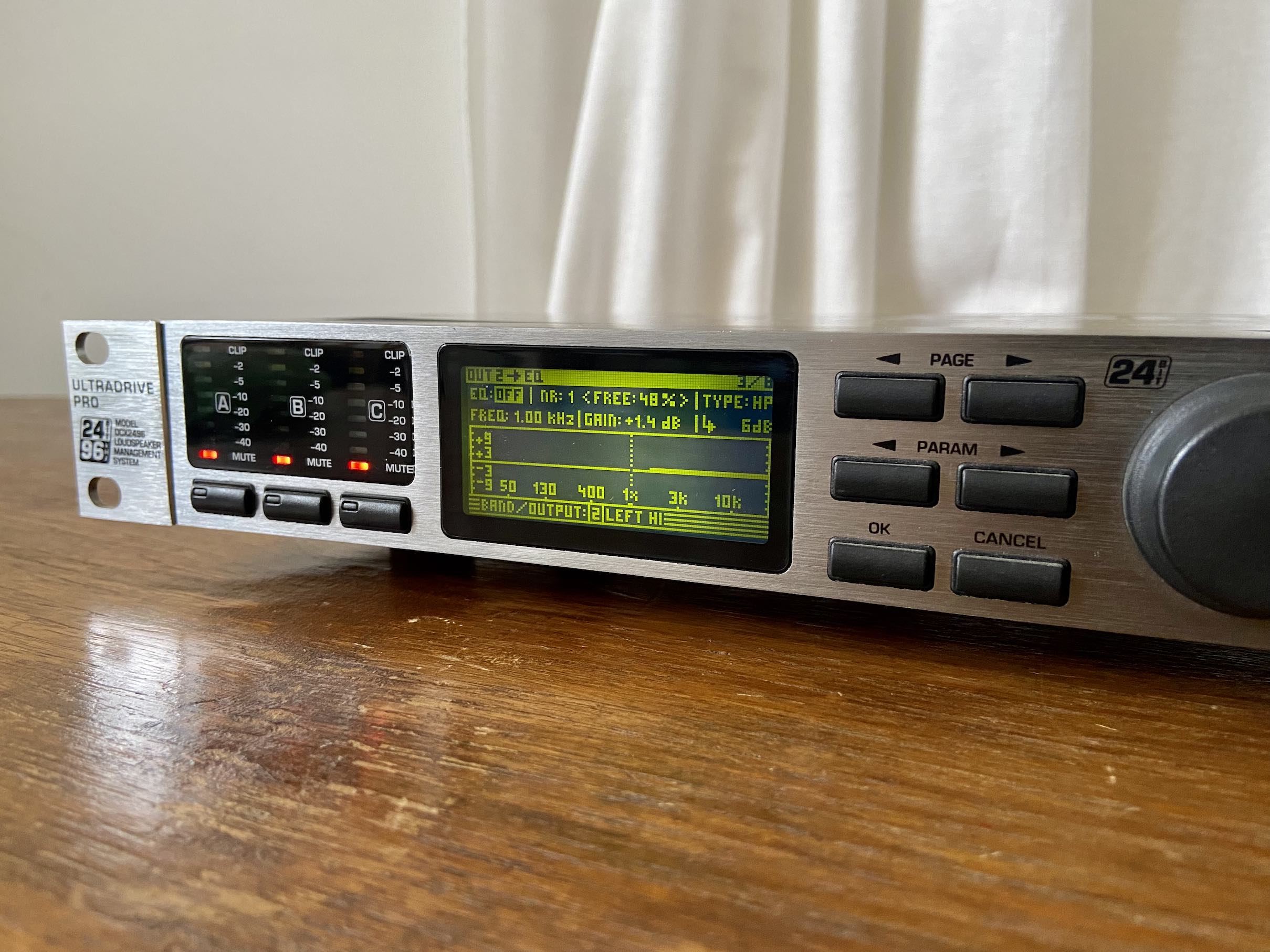 Behringer DCX2496 DAC / processor / xover / preamp modified - Stereo ...