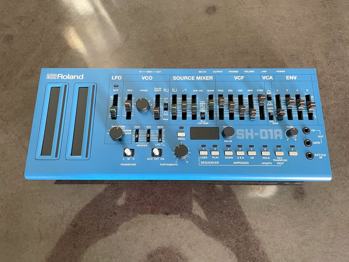 SOLD ELSEWHERE: Roland SH-01A Classic Monosynth in rare blue colour ...