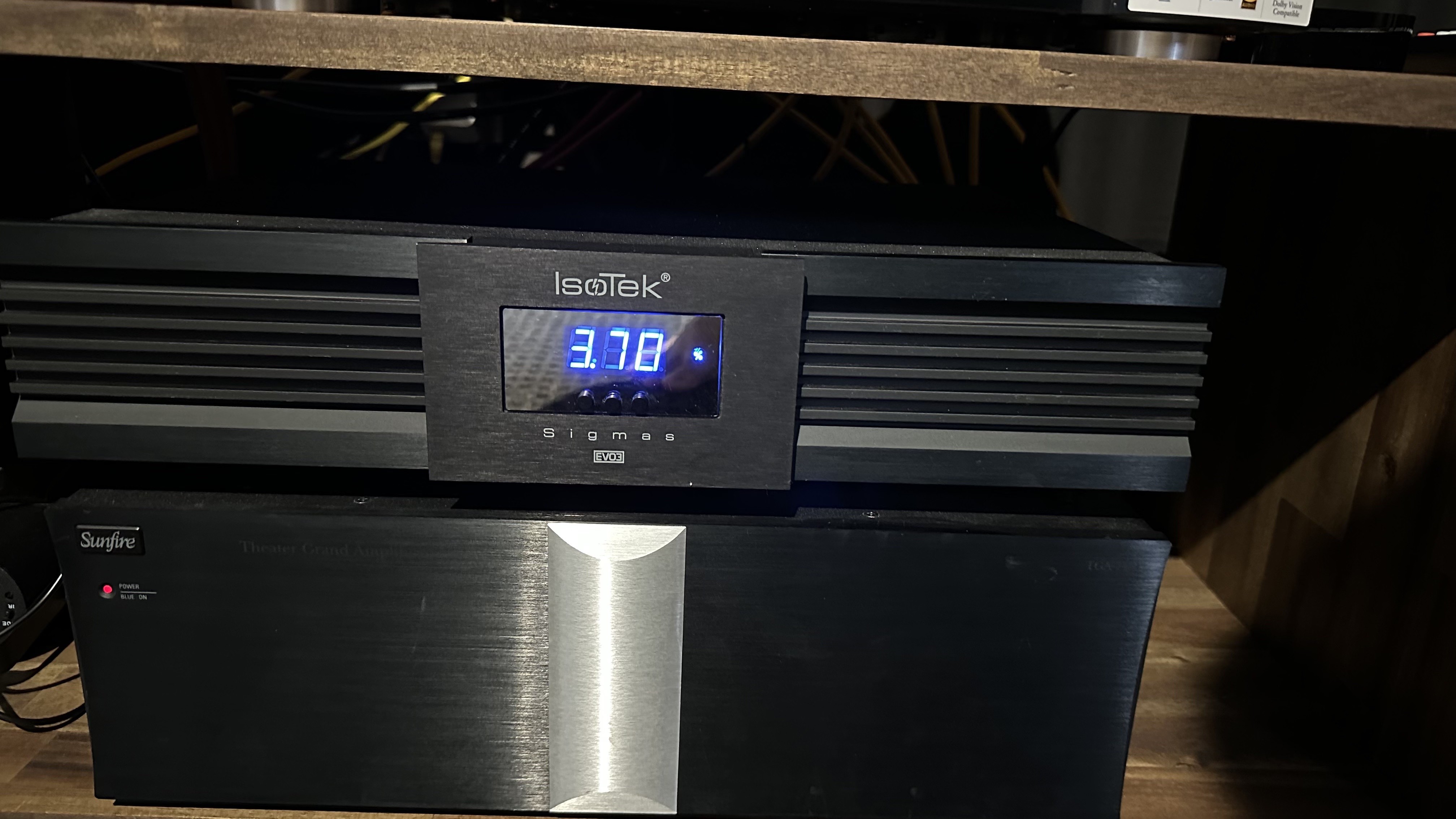 IsoTek EVO3 Sigmas Power Conditioner - Hi-Fi and Cinema Cables ...