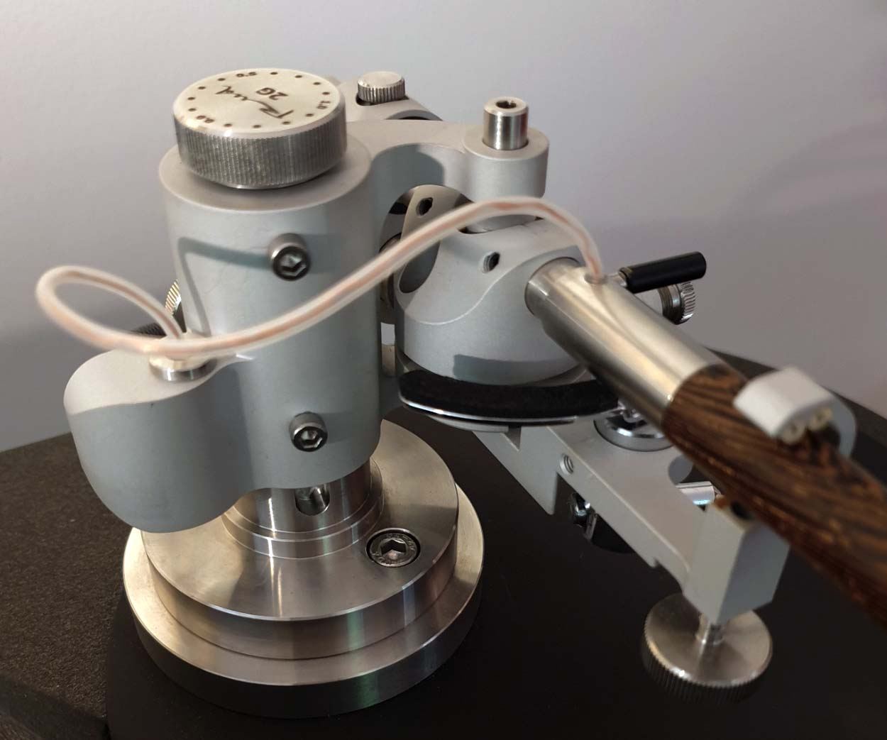 Reed Muse 1c Turntable with Reed 2g tonearm - Stereo, Home Cinema ...