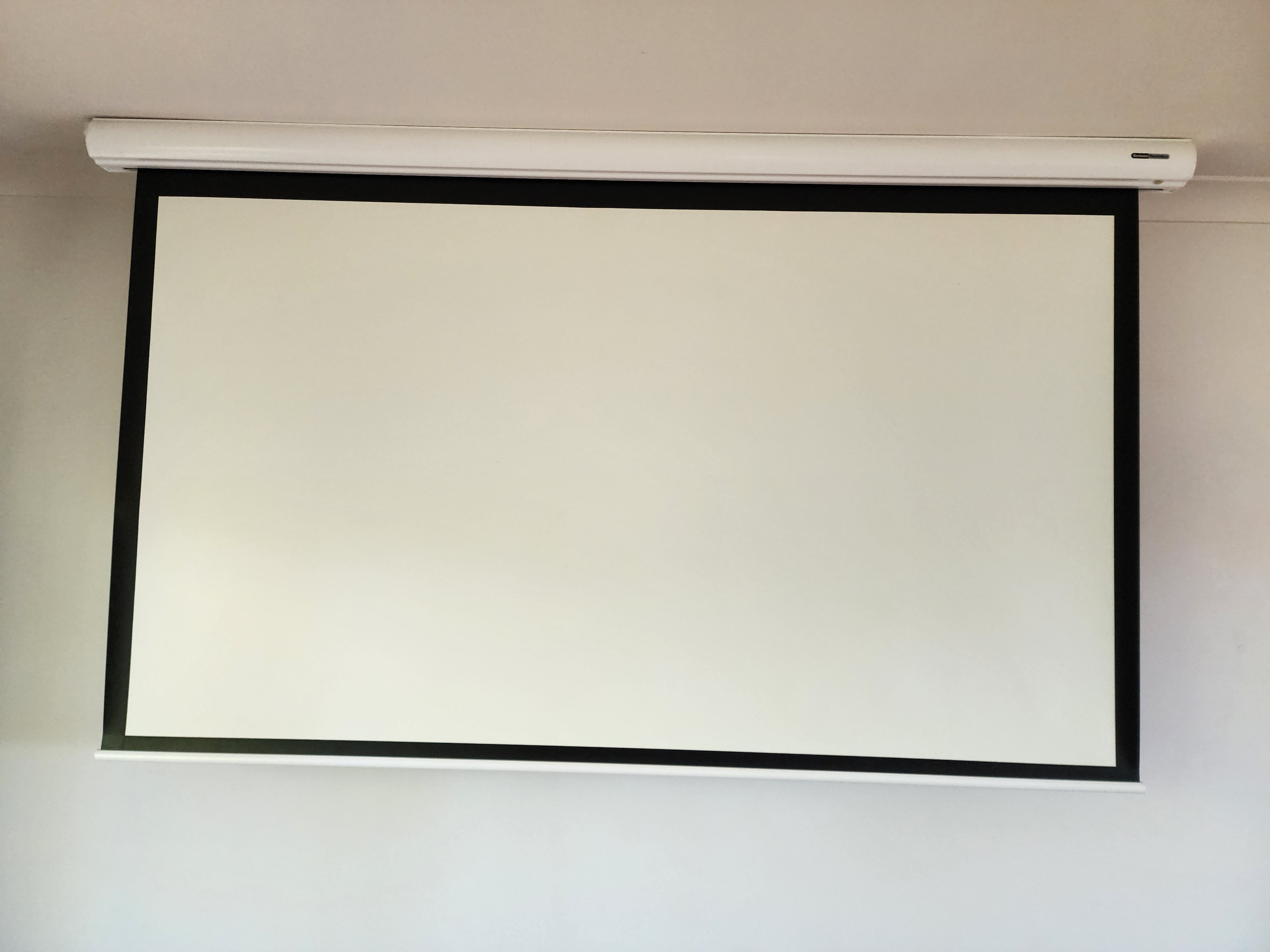 Screen Technics Electricinema 100" projector screen |﻿ Stereo, Home ...