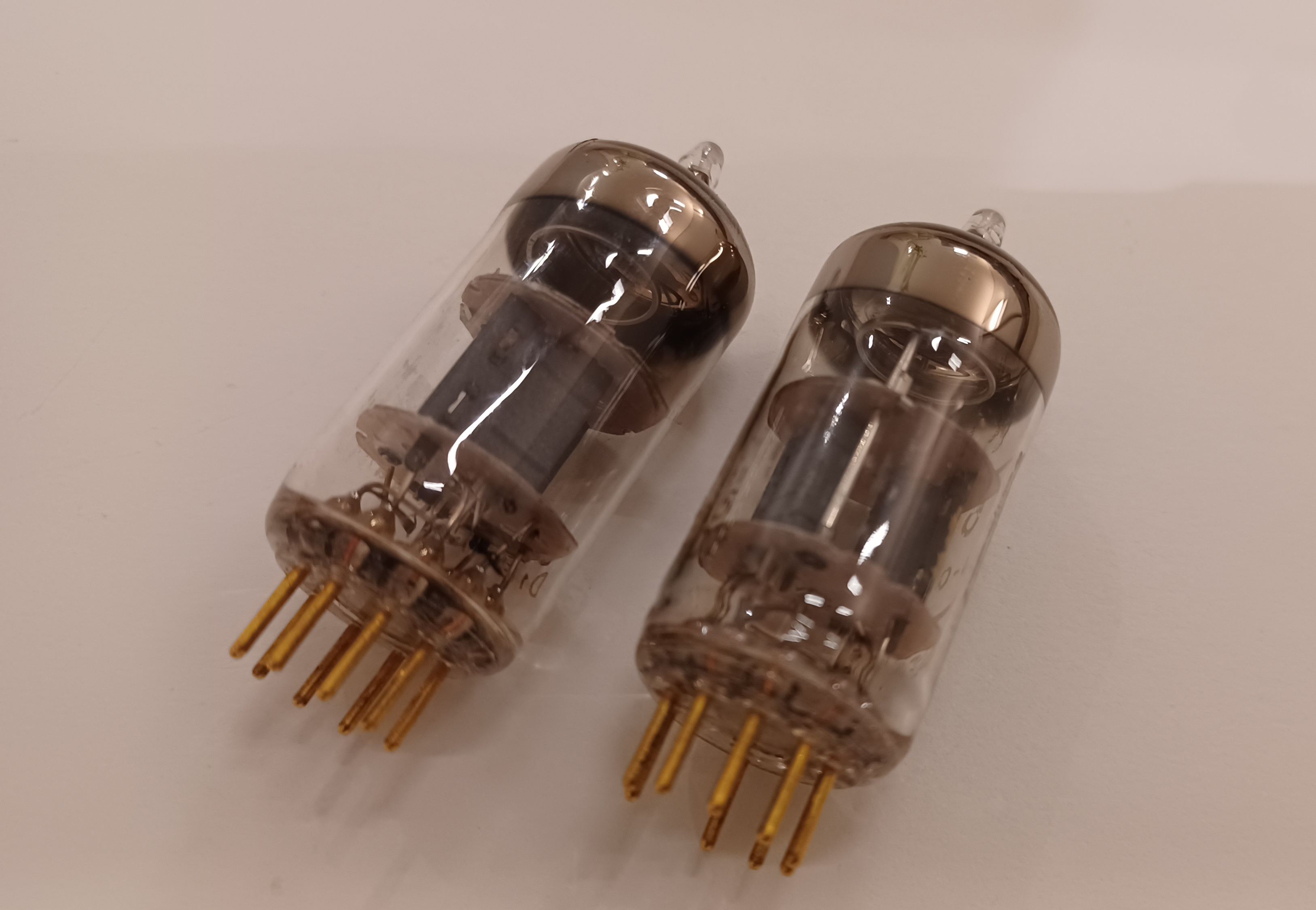 2 x rare Valvo 6201 pinched waist gold pins 12AT7 Variant - Hi-Fi and ...