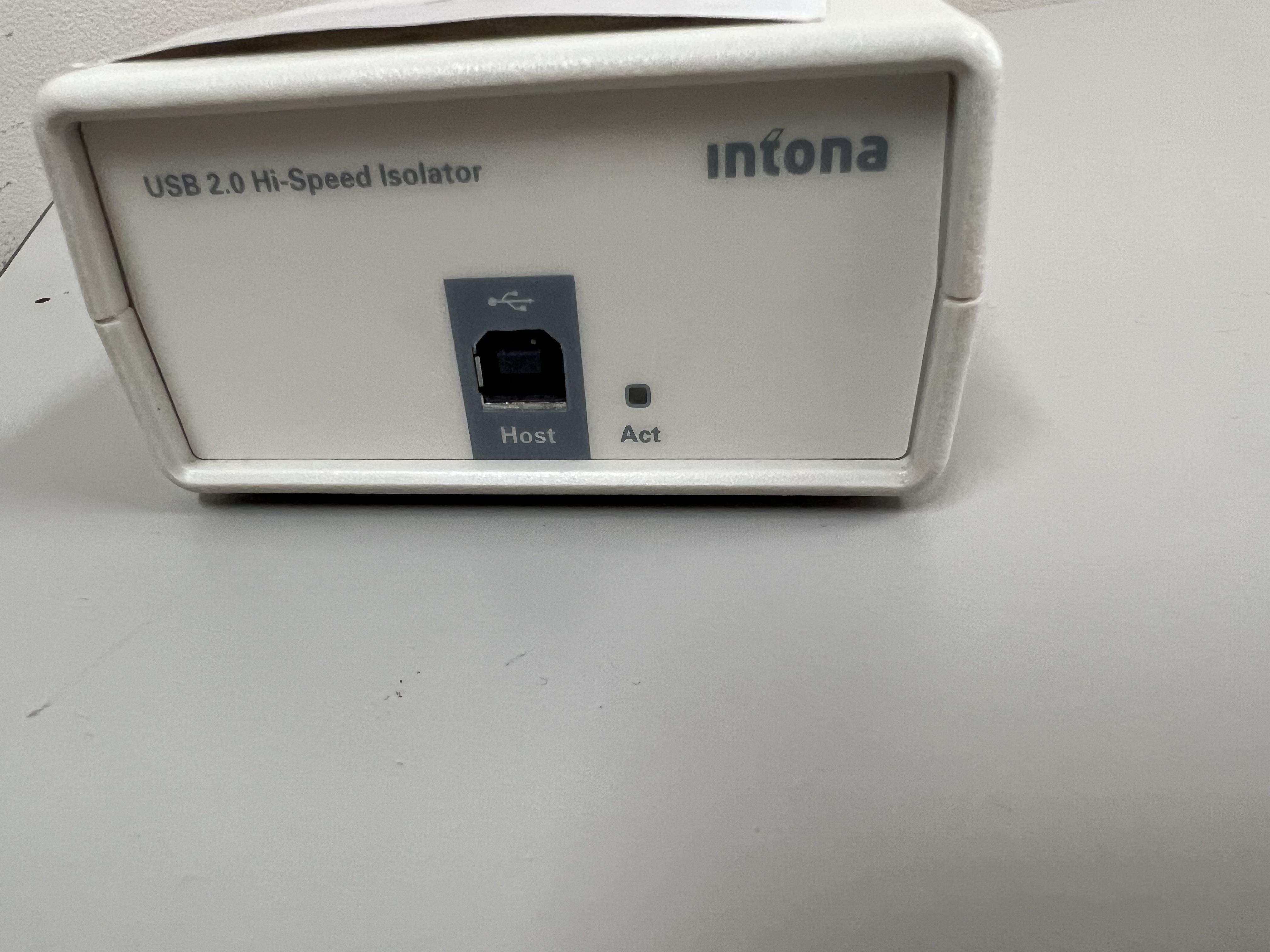 Intona USB 2.0 Isolate - Hi-Fi and Cinema Cables & Accessories - StereoNET