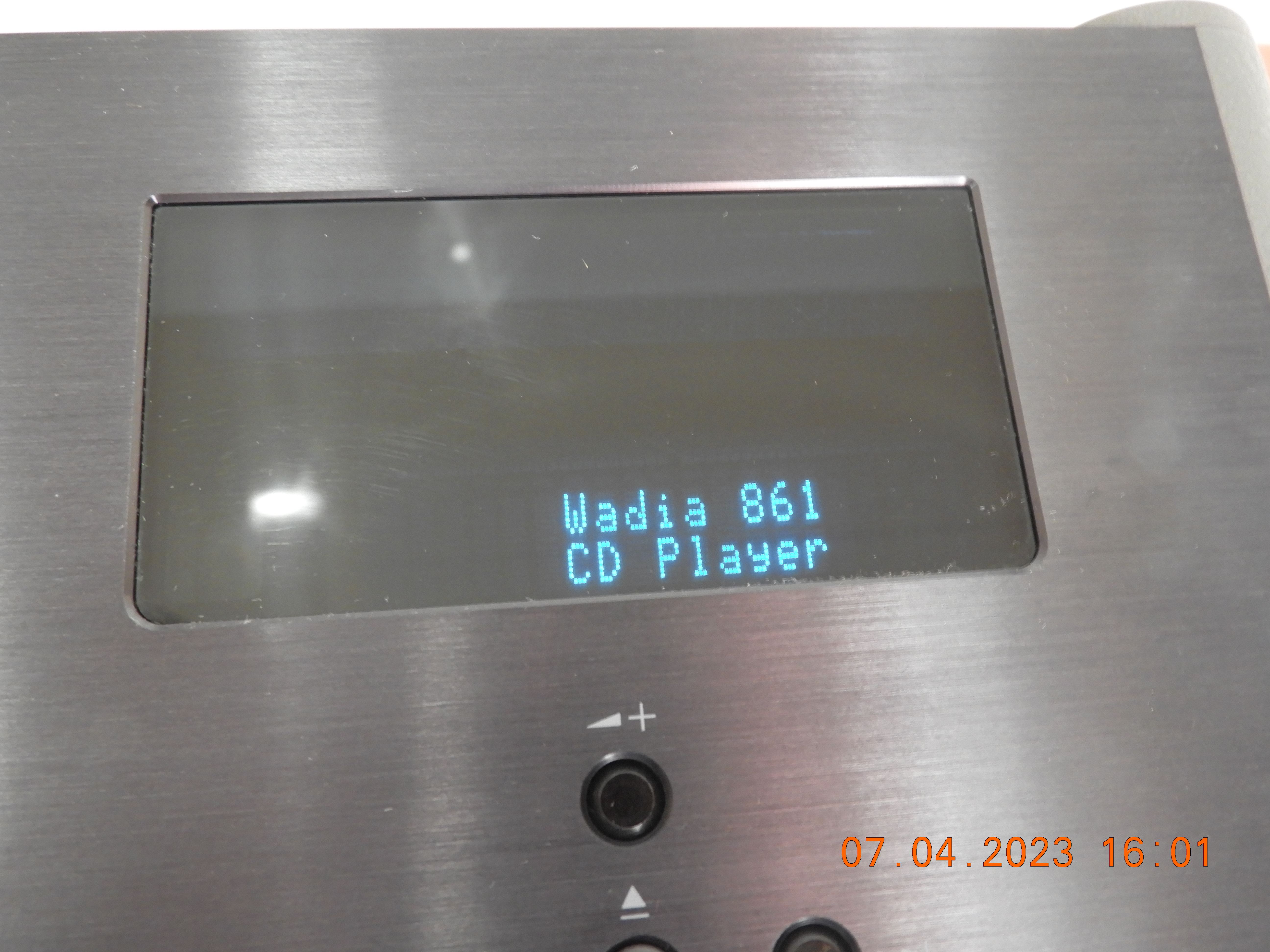 Wadia 861 CD player / DAC / preamp with 24bit / 96kHz inputs - Stereo, Home Cinema, Headphones ...