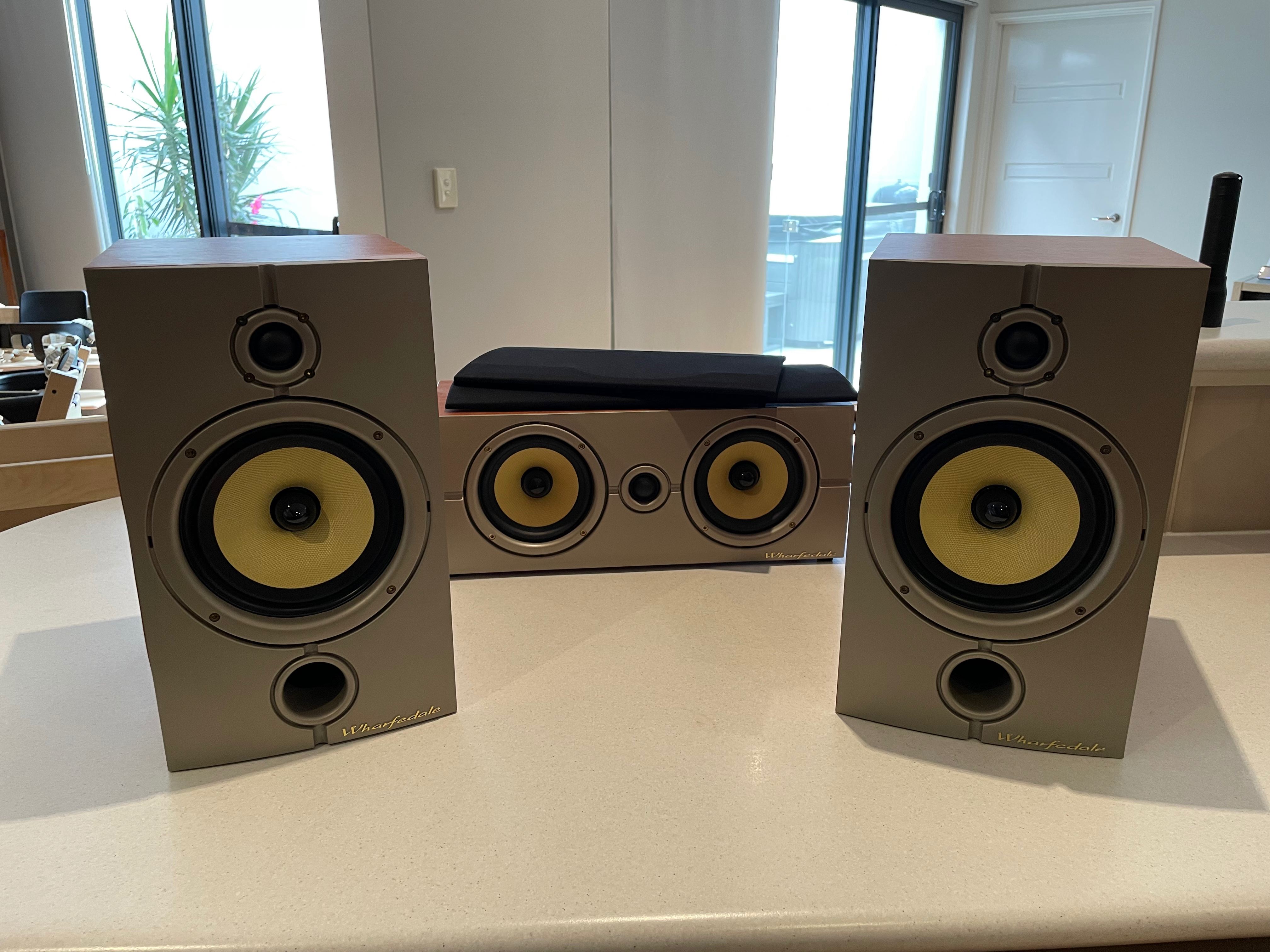 Wharfedale Diamond 8.2 (pair) and Diamond 8 center. - Stereo, Home ...