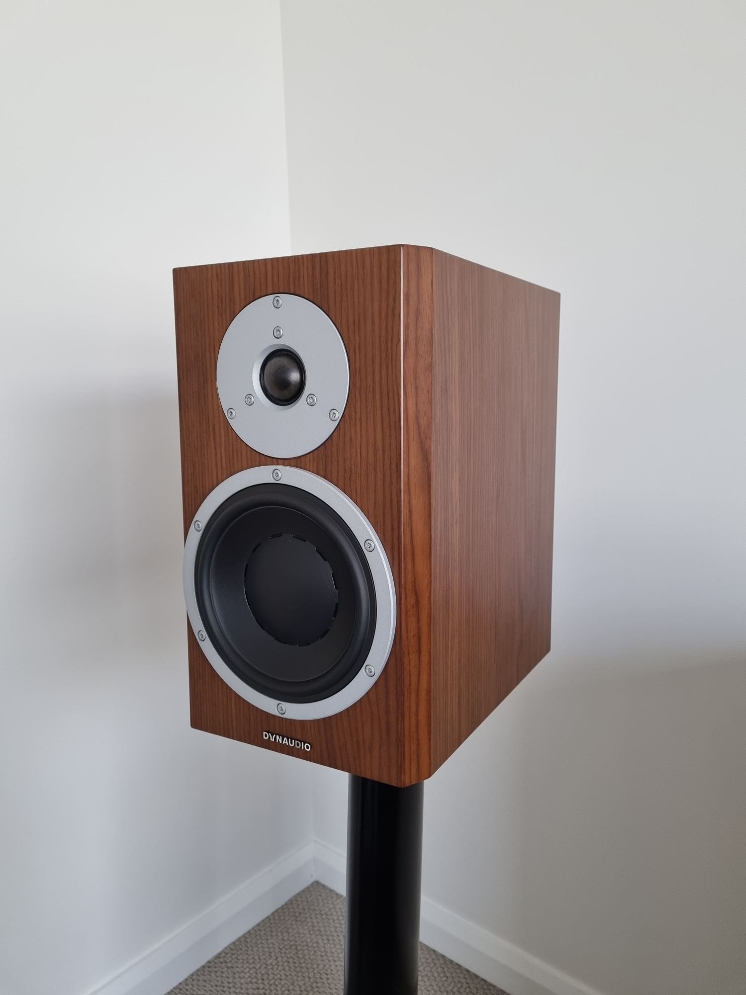 Dynaudio Excite X18 Speakers with Dynaudio Stand 3X Pair - Stereo, Home ...