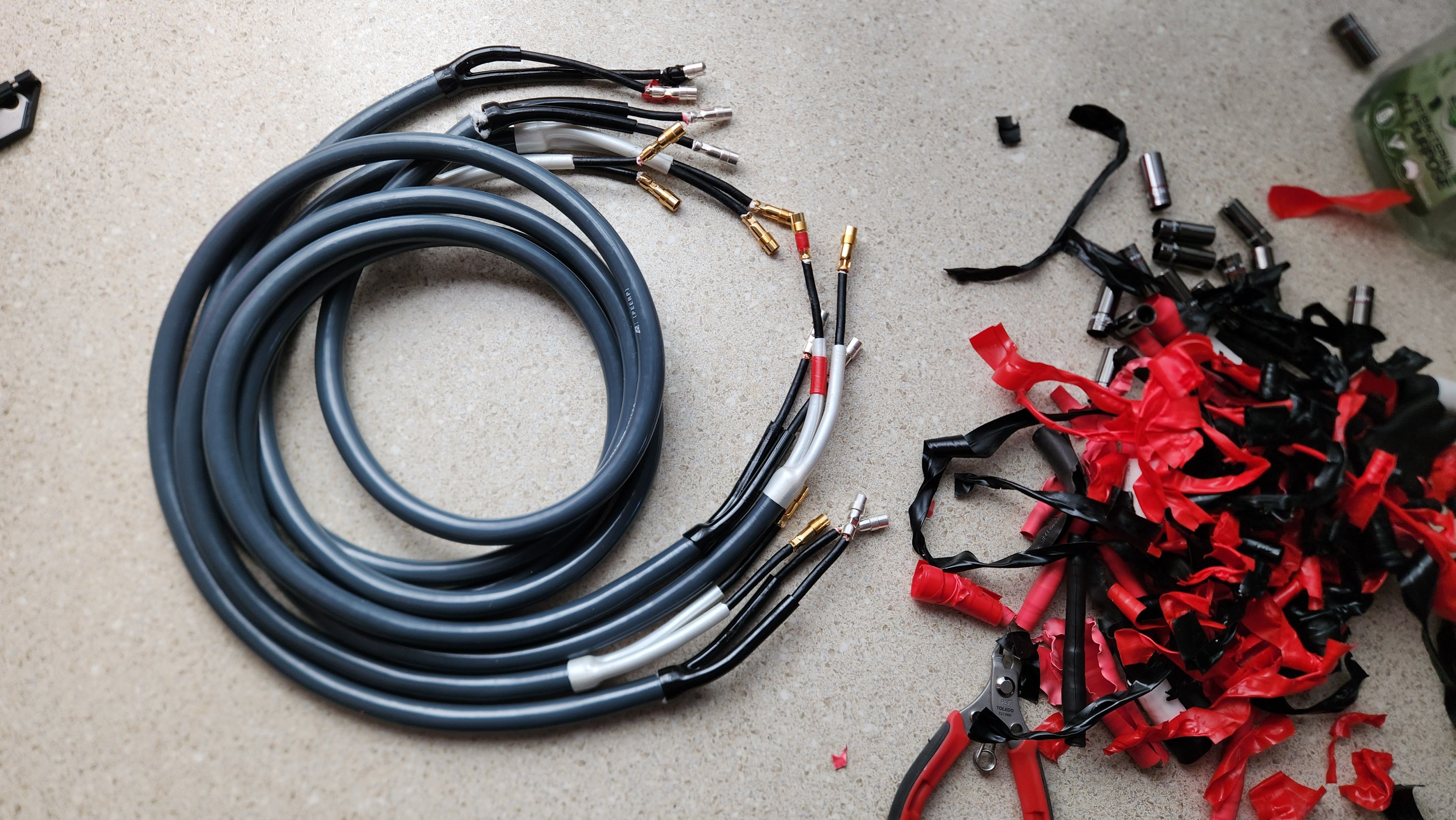 WITHDRAWN: Atlas 1.1m Ailsa Bi-Amp/Tri-Wire Speaker Cable - Hi-Fi and ...