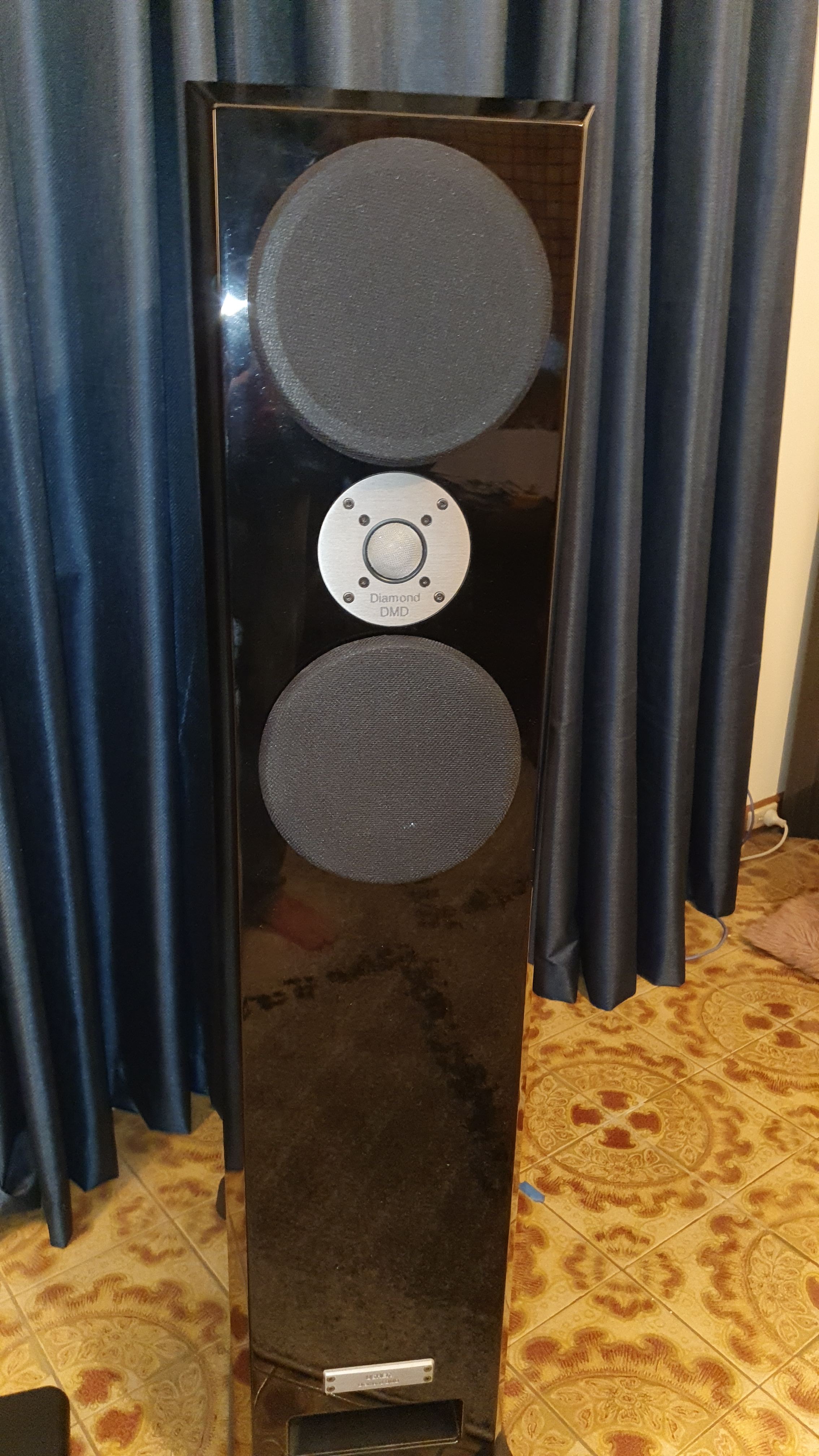 Usher Dancer Mini 2 DMD Floor-standing speaker - Stereo, Home Cinema ...