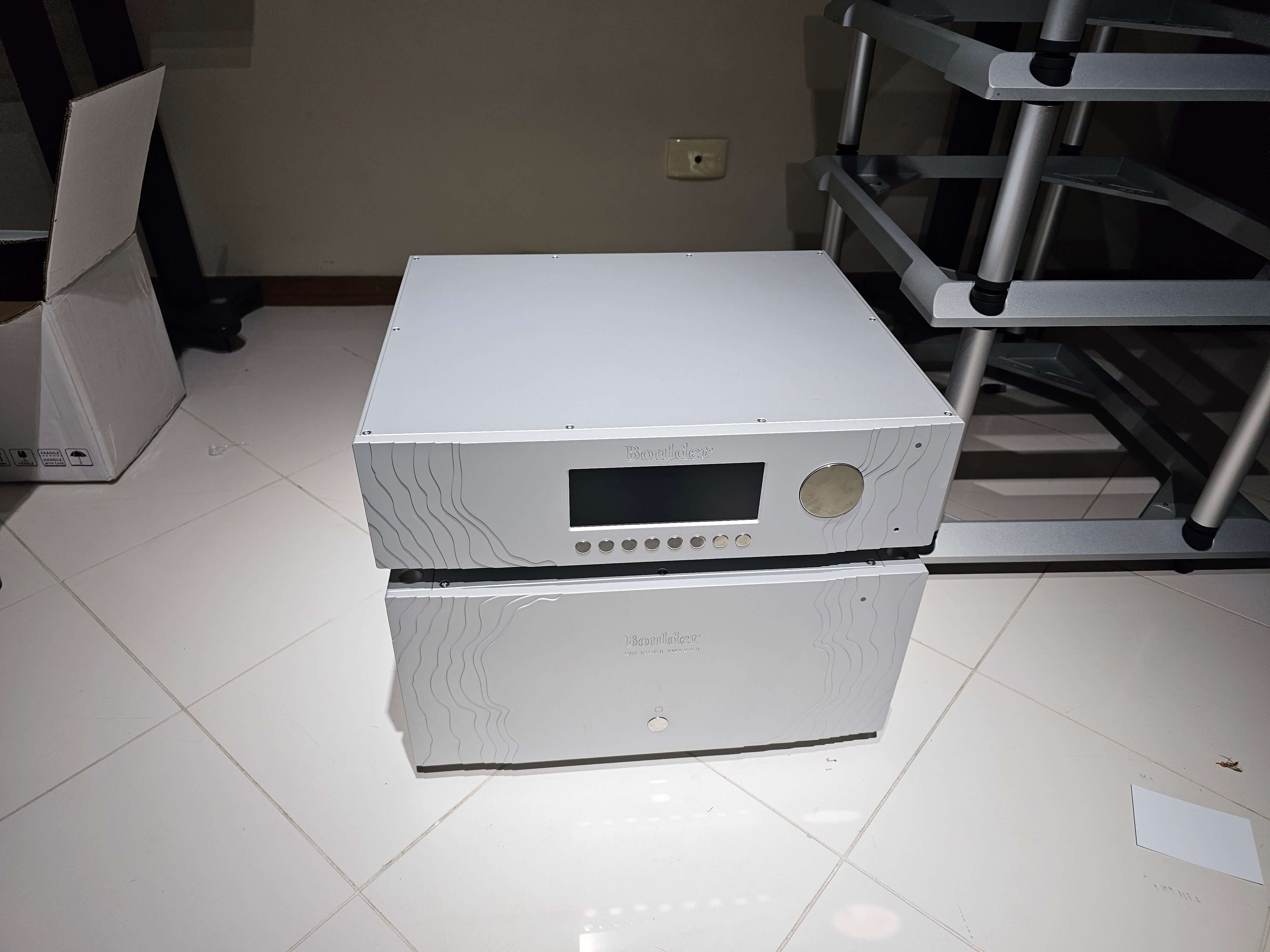 Boulder 1160 Power & 1110 Pre amps - Stereo, Home Cinema, Headphones ...