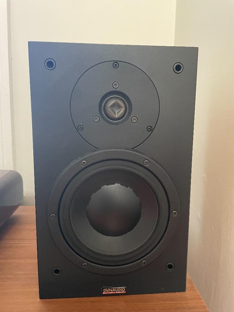 Dynaudio Audience 50 bookshelf speakers - Stereo, Home Cinema ...
