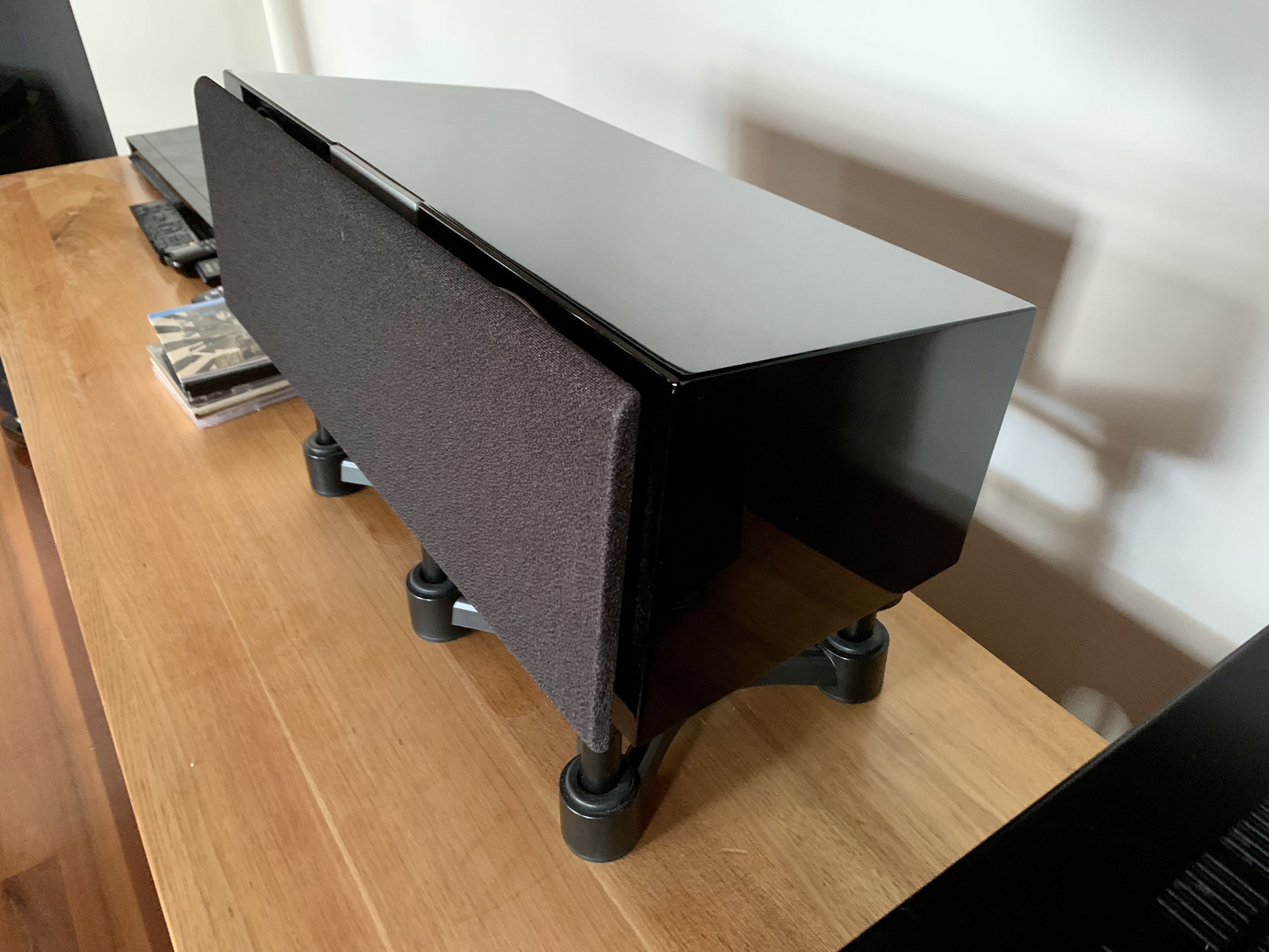 Yamaha Soavo Concept - with IsoAcoustic stand - Stereo, Home Cinema ...