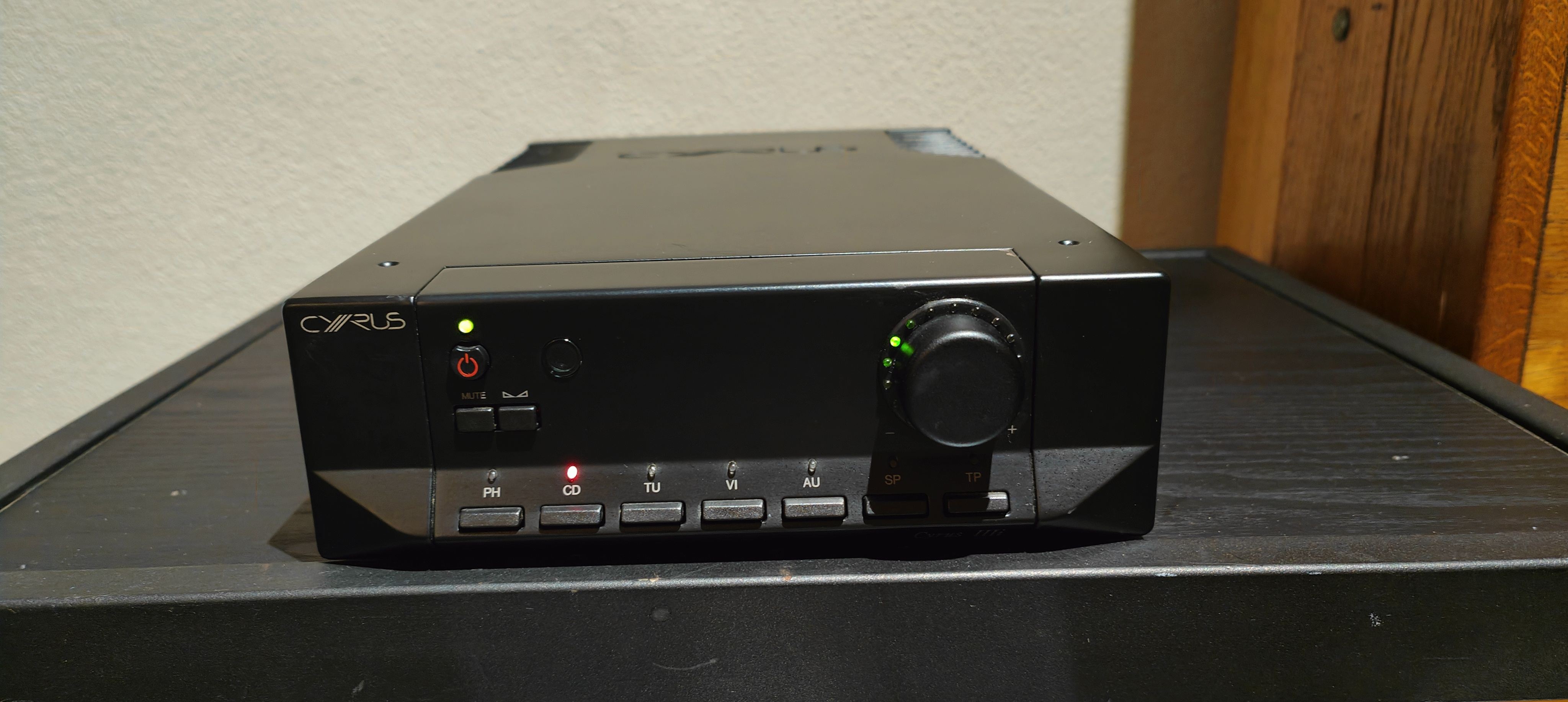 SOLD ELSEWHERE: Cyrus 3i integrated amp with remote - Stereo, Home ...