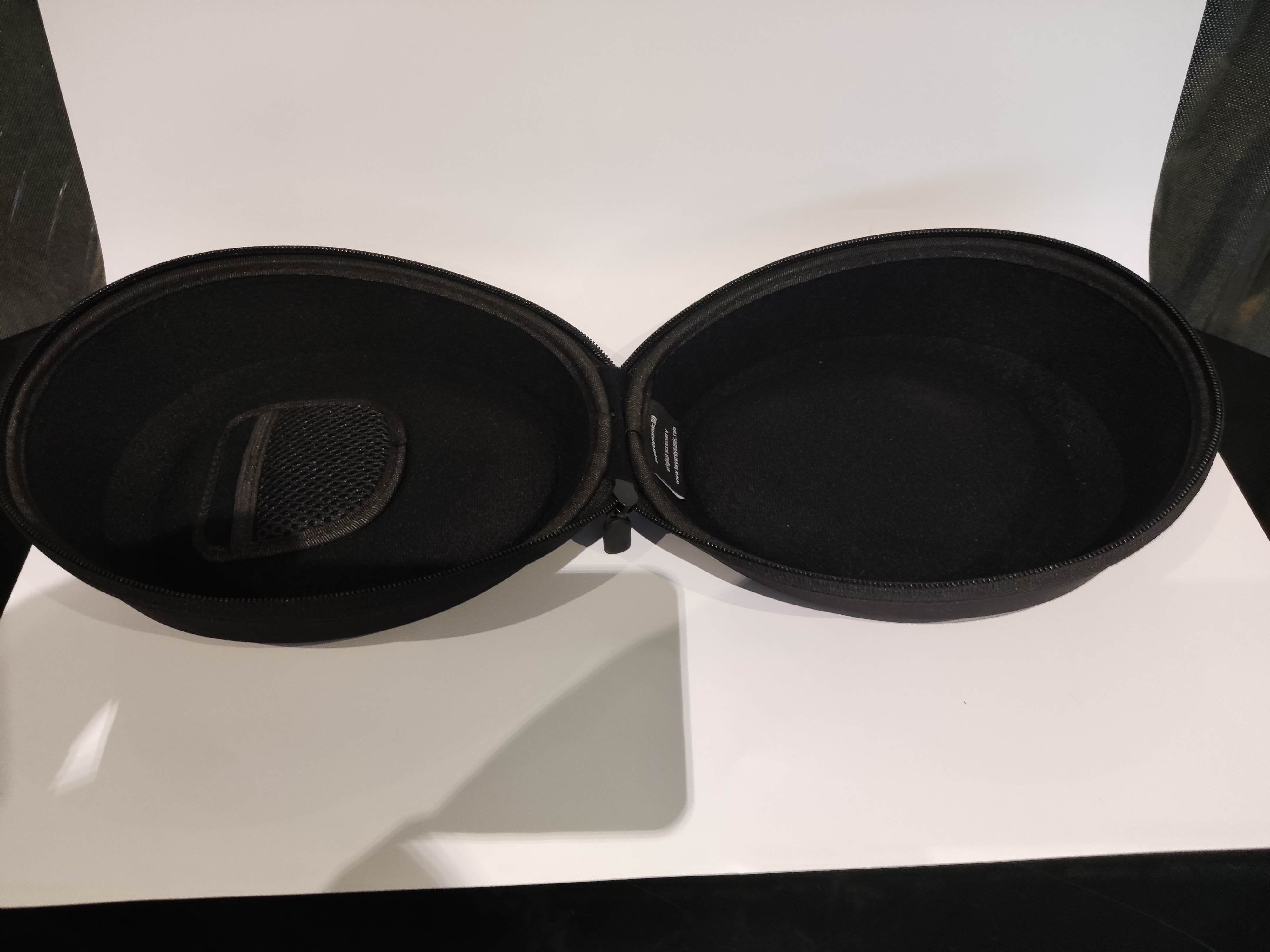 Beyerdynamic DT Hard Shell Case - Hi-Fi and Cinema Cables & Accessories ...