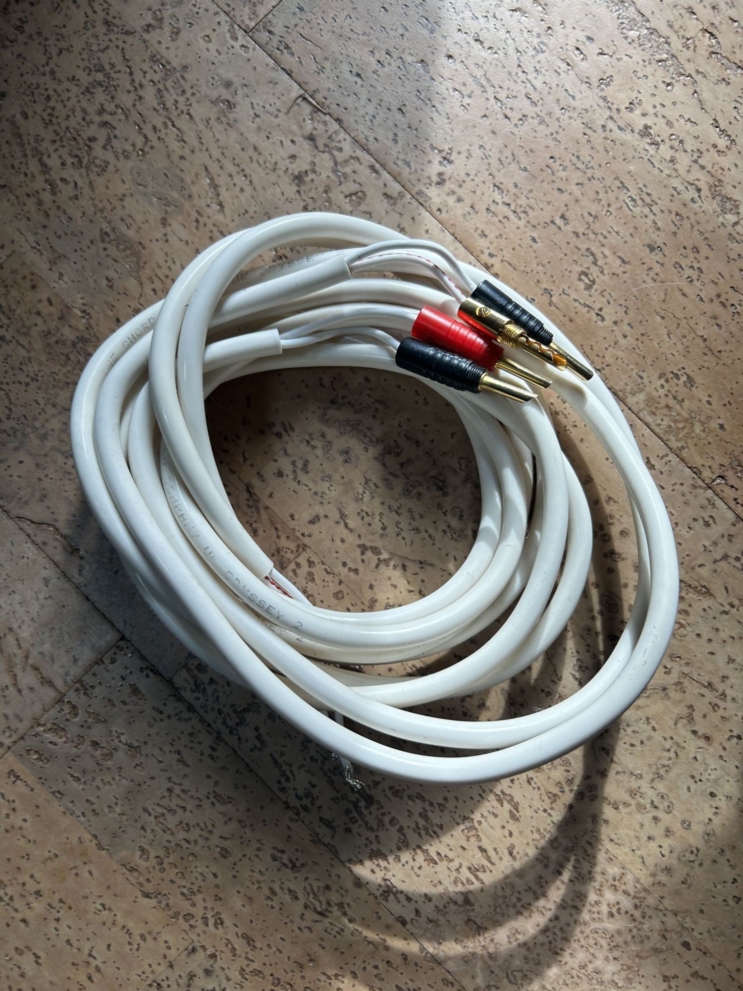 2X2m speaker cables Chord Odyssey 2 - Hi-Fi and Cinema Cables ...