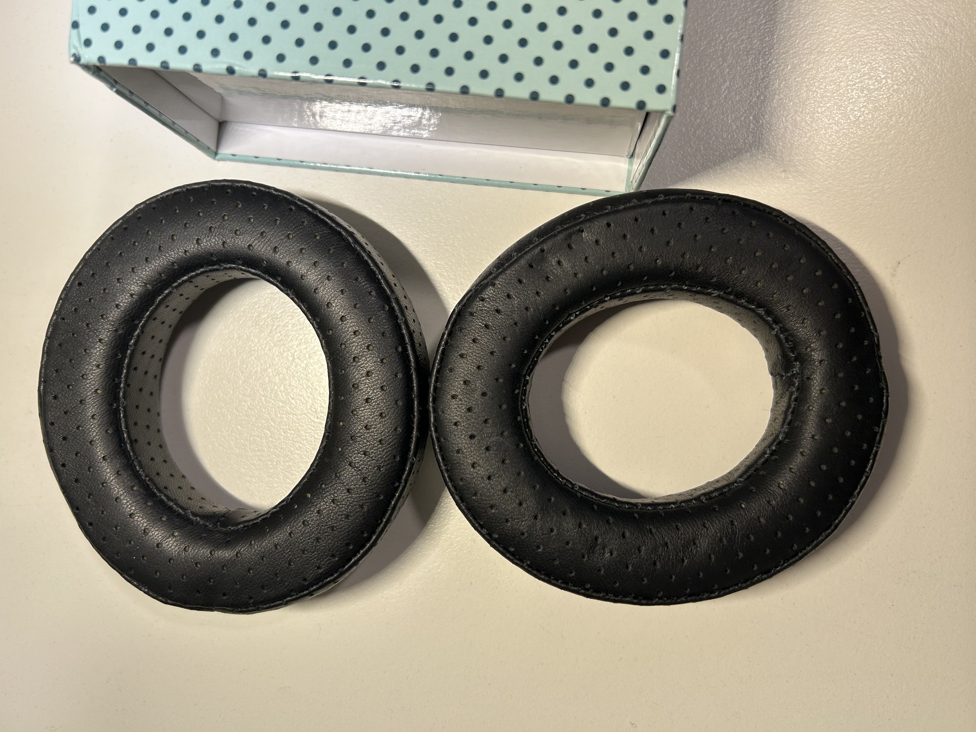 Dekoni Audio Elite Fenestrated Sheepskin Earpads Focal - Hi-Fi and ...