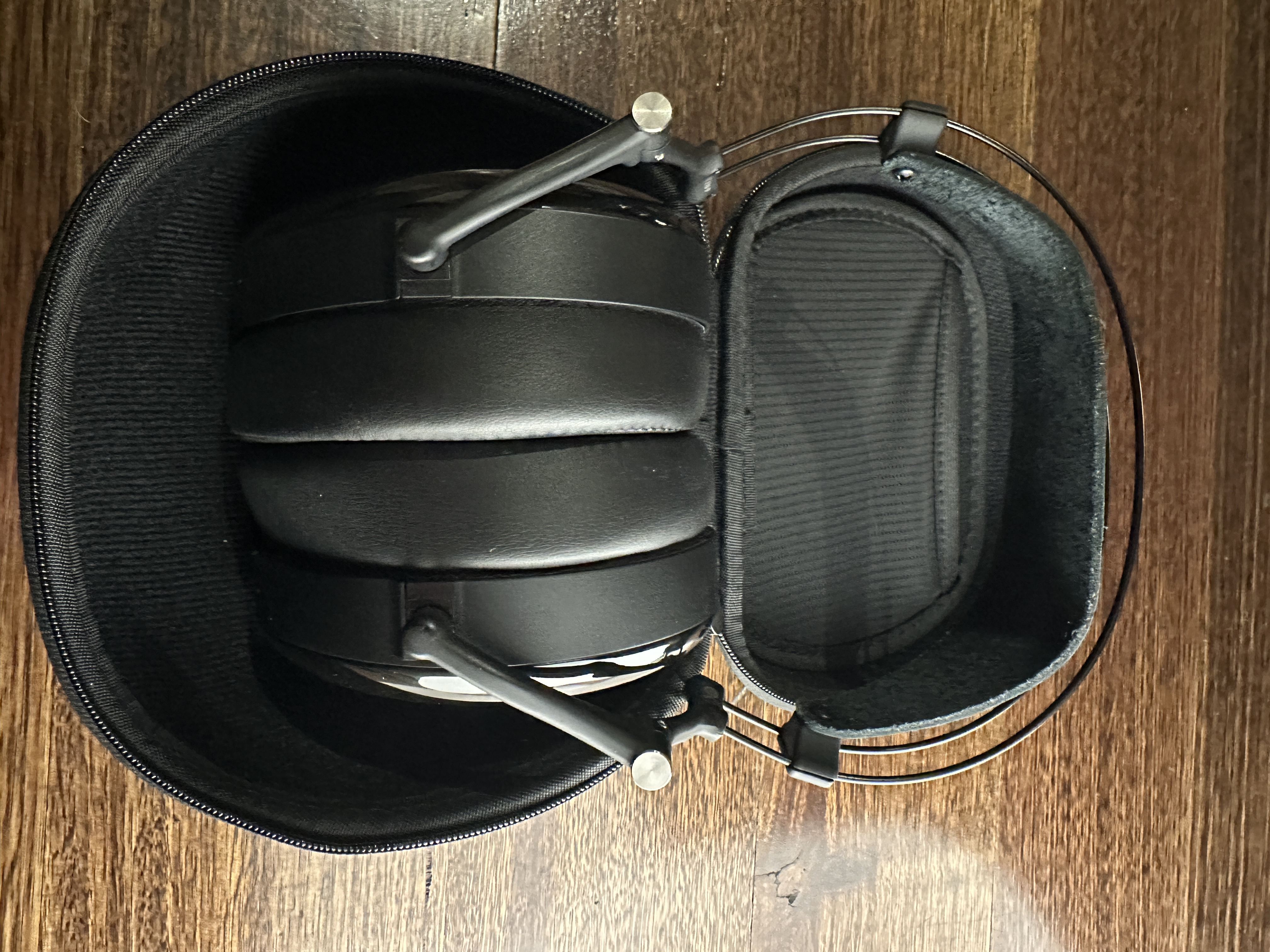 DAN CLARK AUDIO ÆON 2 CLOSED BACK NOIRE - Stereo, Home Cinema ...