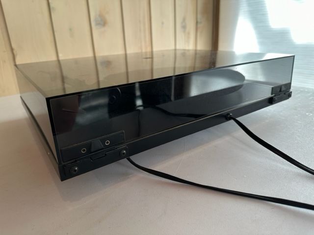 Harman Kardon Amp,CD Player,CassetteDeck,Tuner.RegaTurntable - Stereo ...