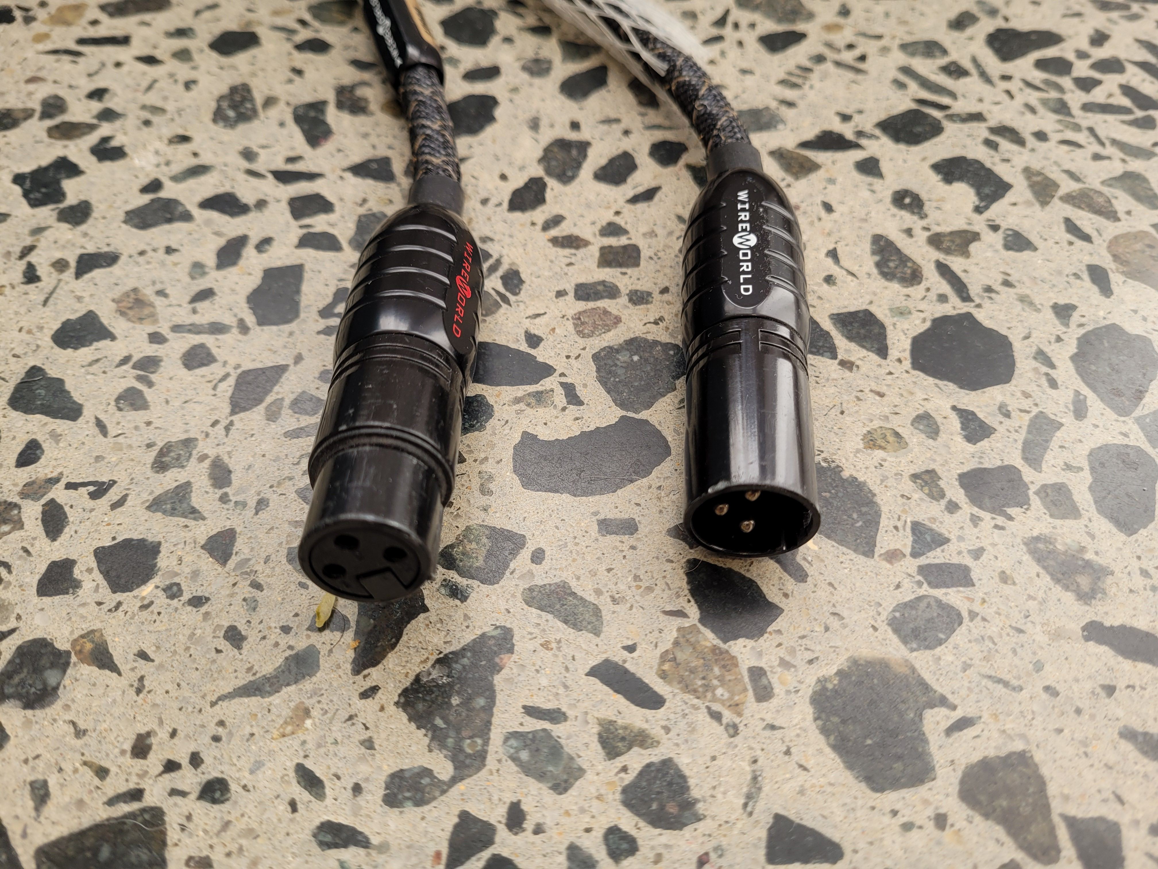 Wireworld Platinum Eclipse 7 1m XLR pair - Hi-Fi and Cinema Cables ...