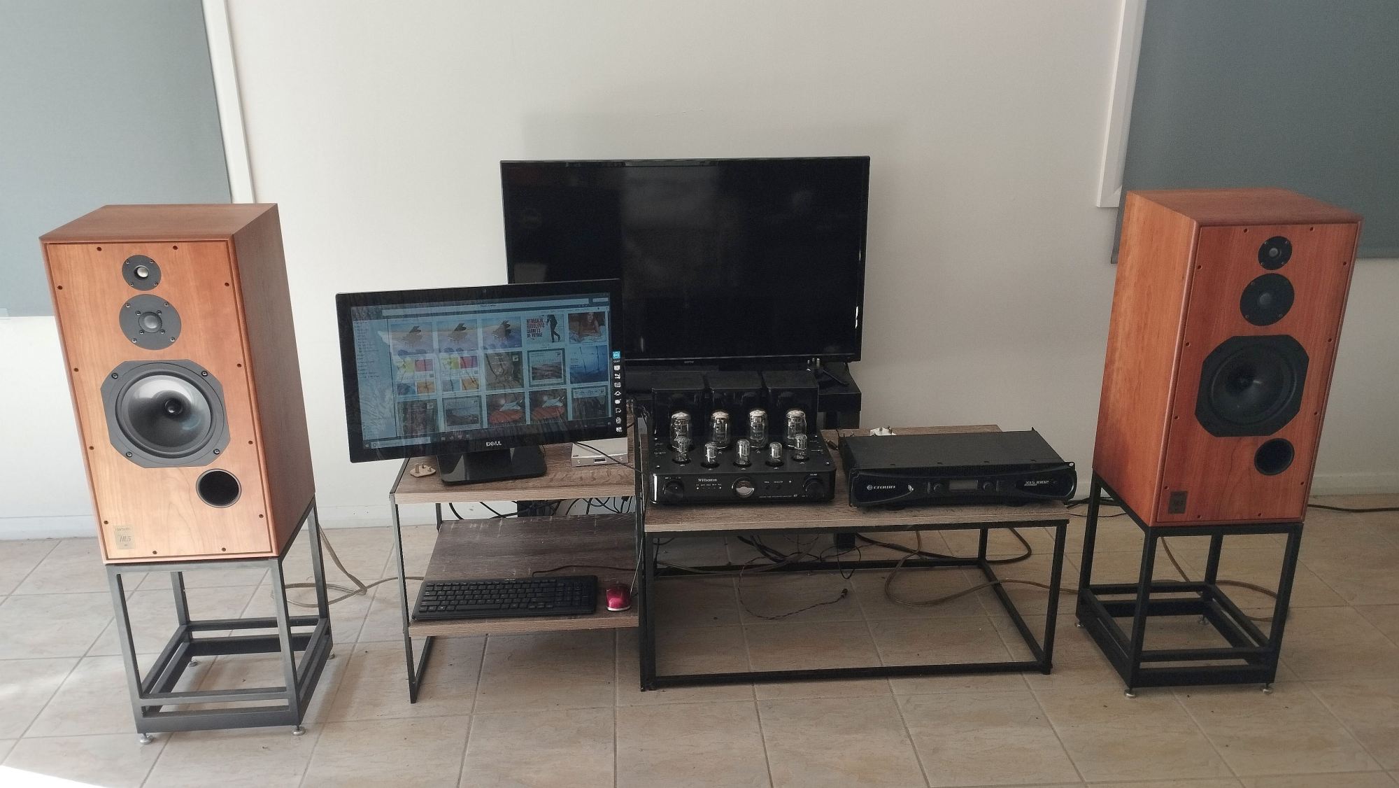 Harbeth Super HL5 loudspeaker matched pair with stands - Stereo, Home ...