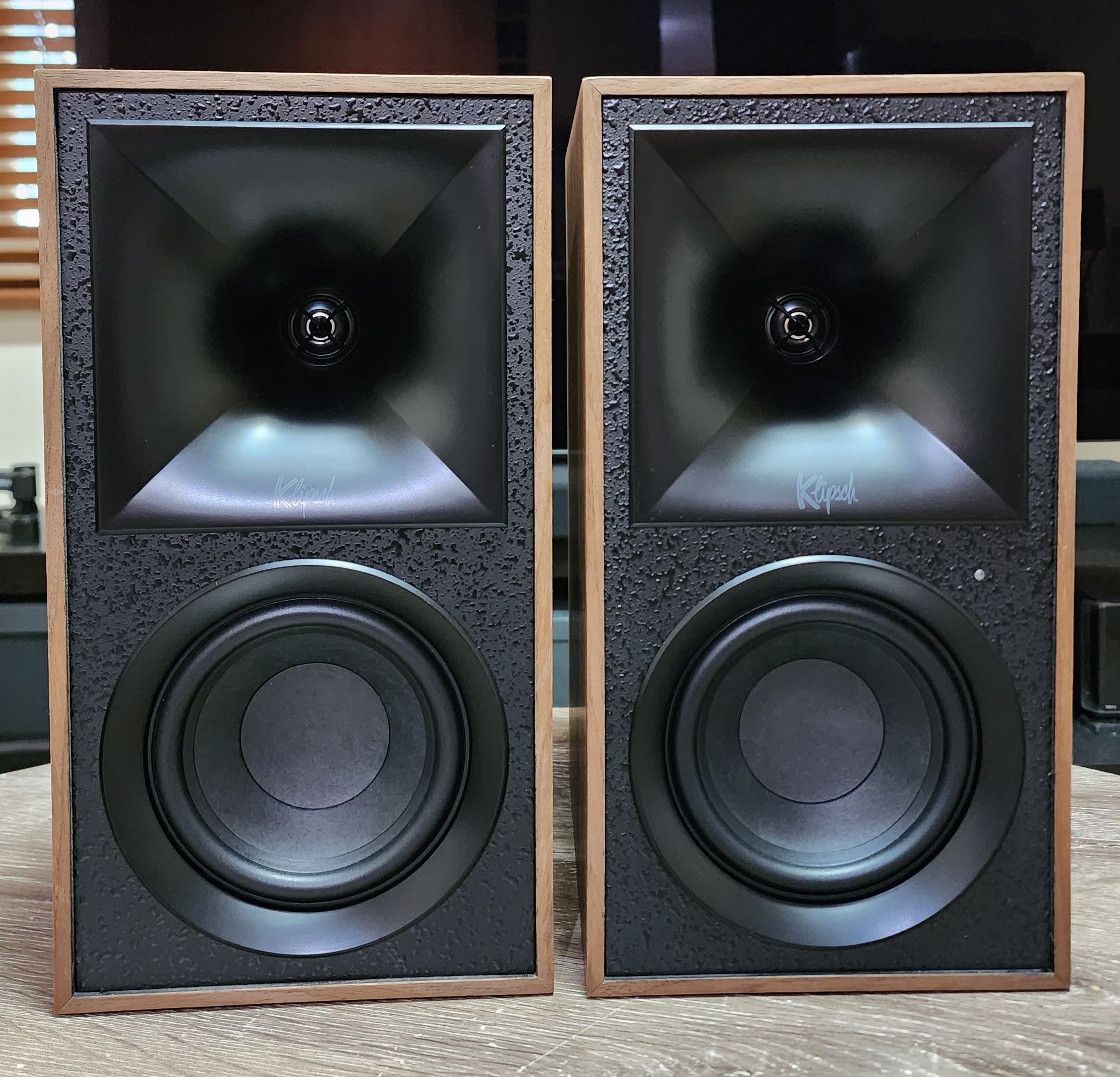 Klipsch The Fives active bookshelf speakers - Stereo, Home Cinema ...