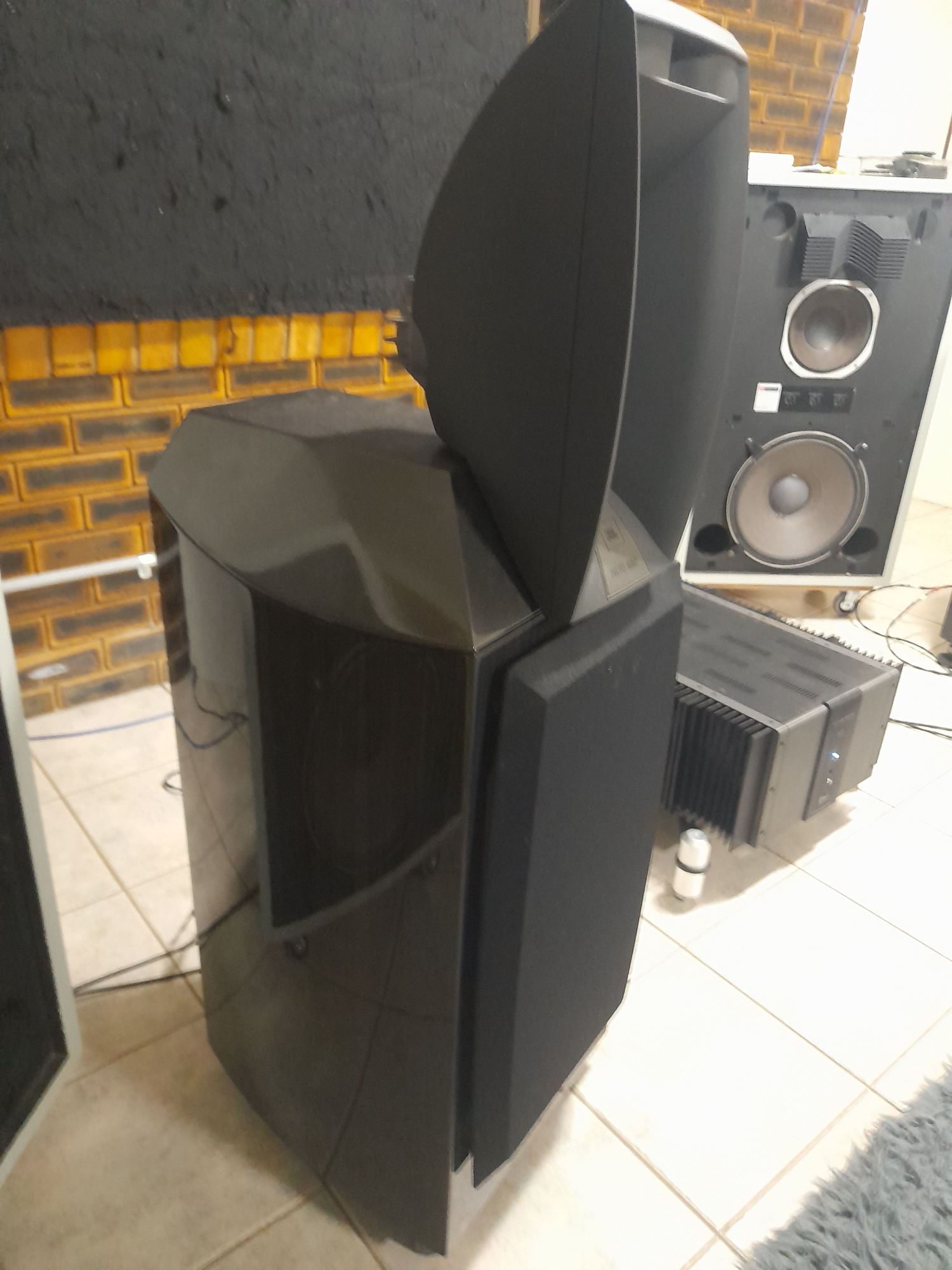 JBL 1400 Array - Stereo, Home Cinema, Headphones Components - StereoNET