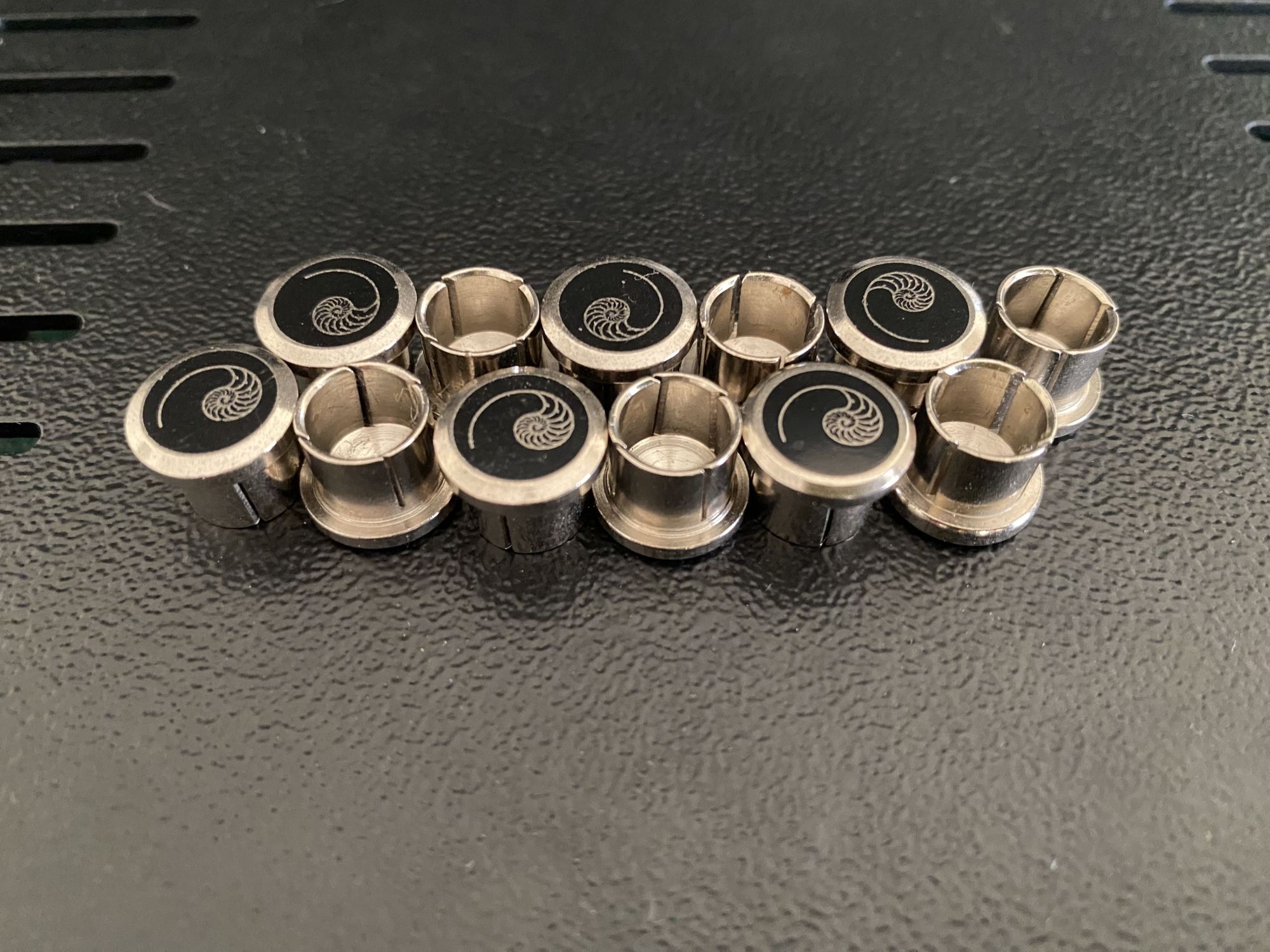 Cardas RCA caps X 12 - Hi-Fi and Cinema Cables & Accessories - StereoNET