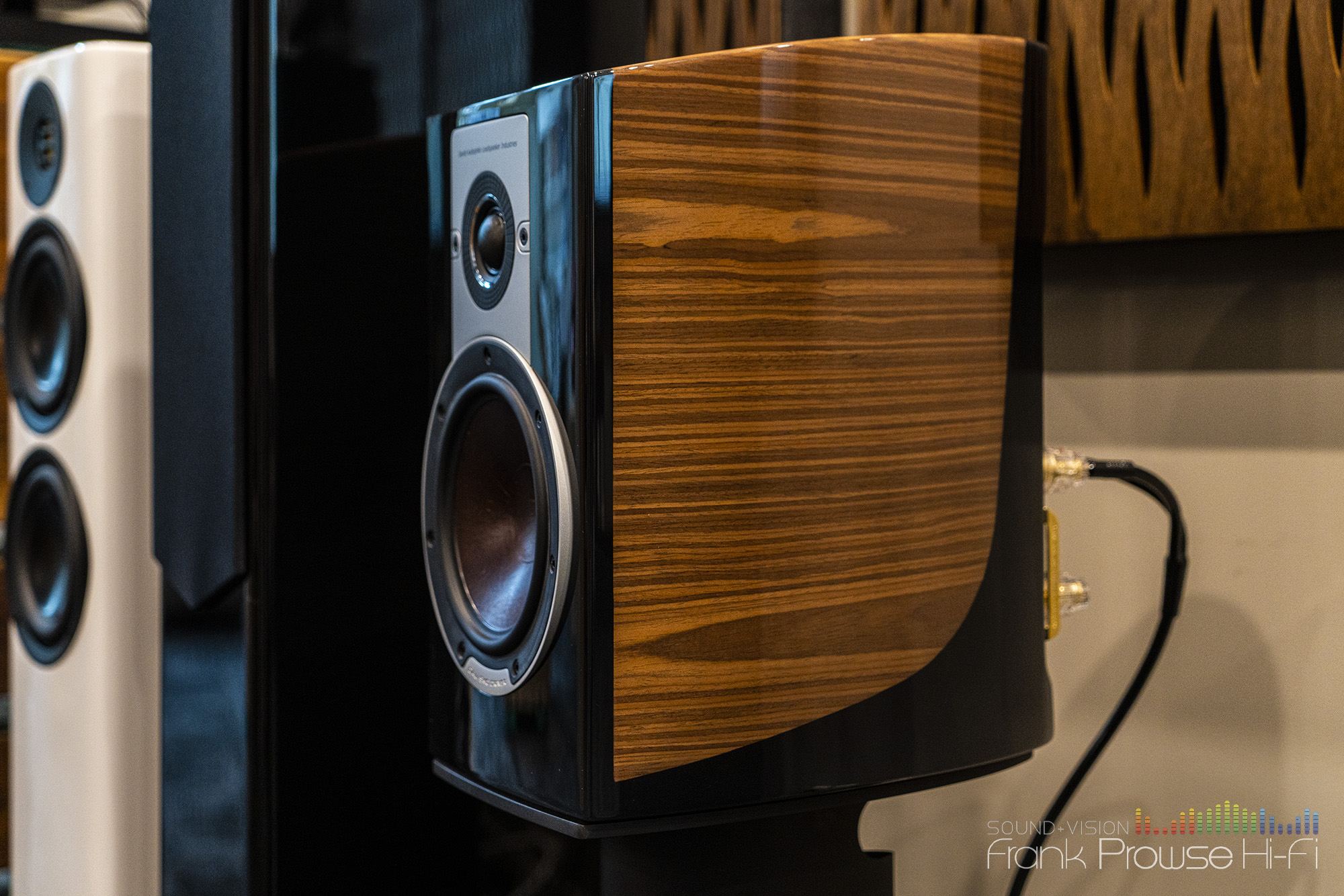 DALI Epicon 2 Speakers - High Gloss Walnut - Commercial Classifieds ...