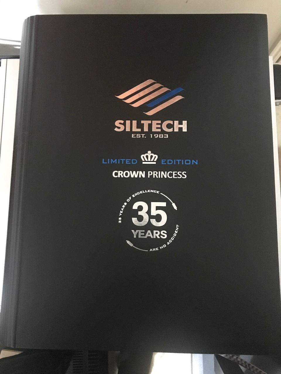 Siltech Crown Princess 35 Years Anniversary 1.0m XLR a pair - Hi-Fi and Cinema Cables ...