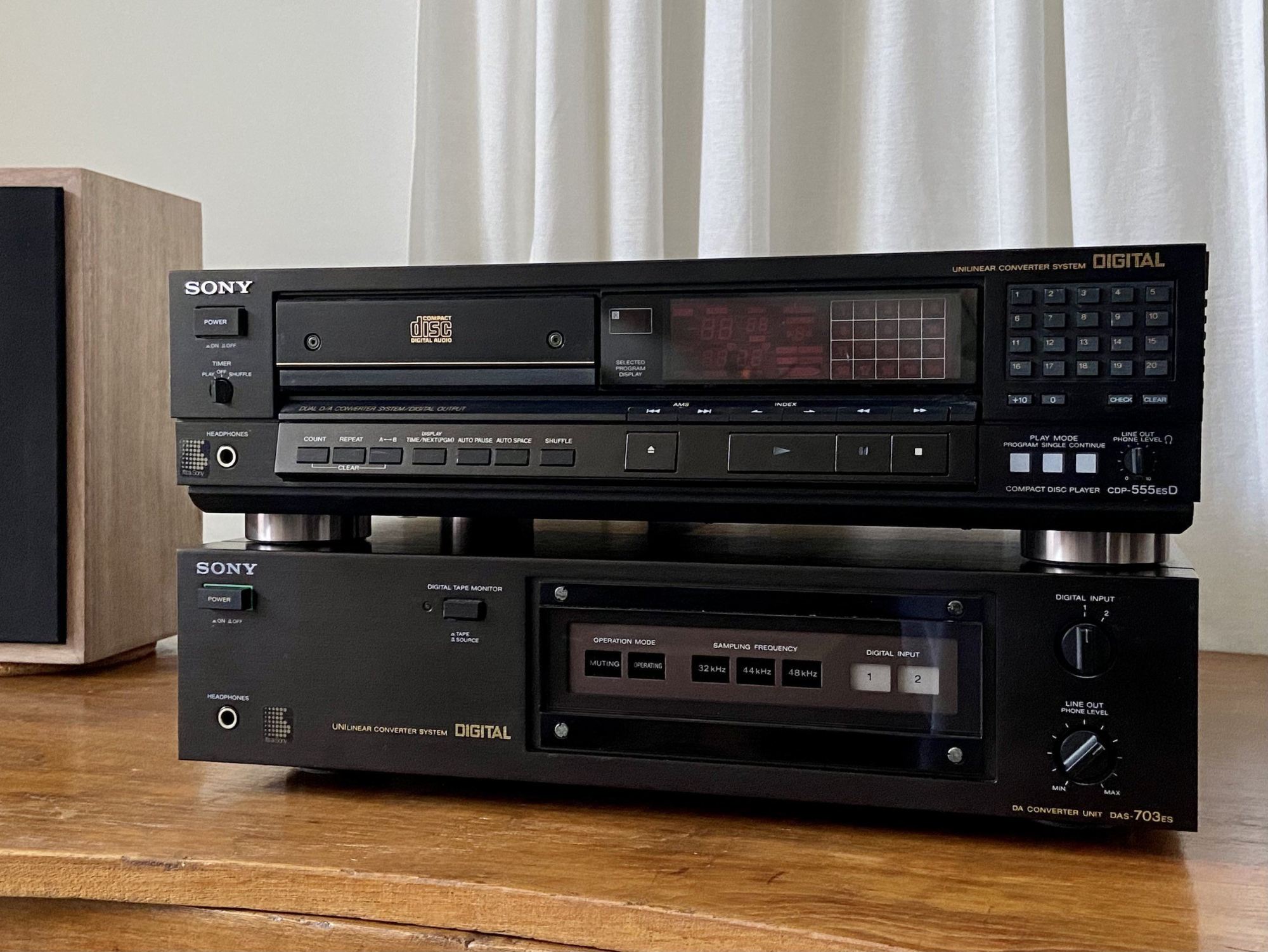 Sony DAS-703ES 'vintage' DAC - Stereo, Home Cinema, Headphones ...