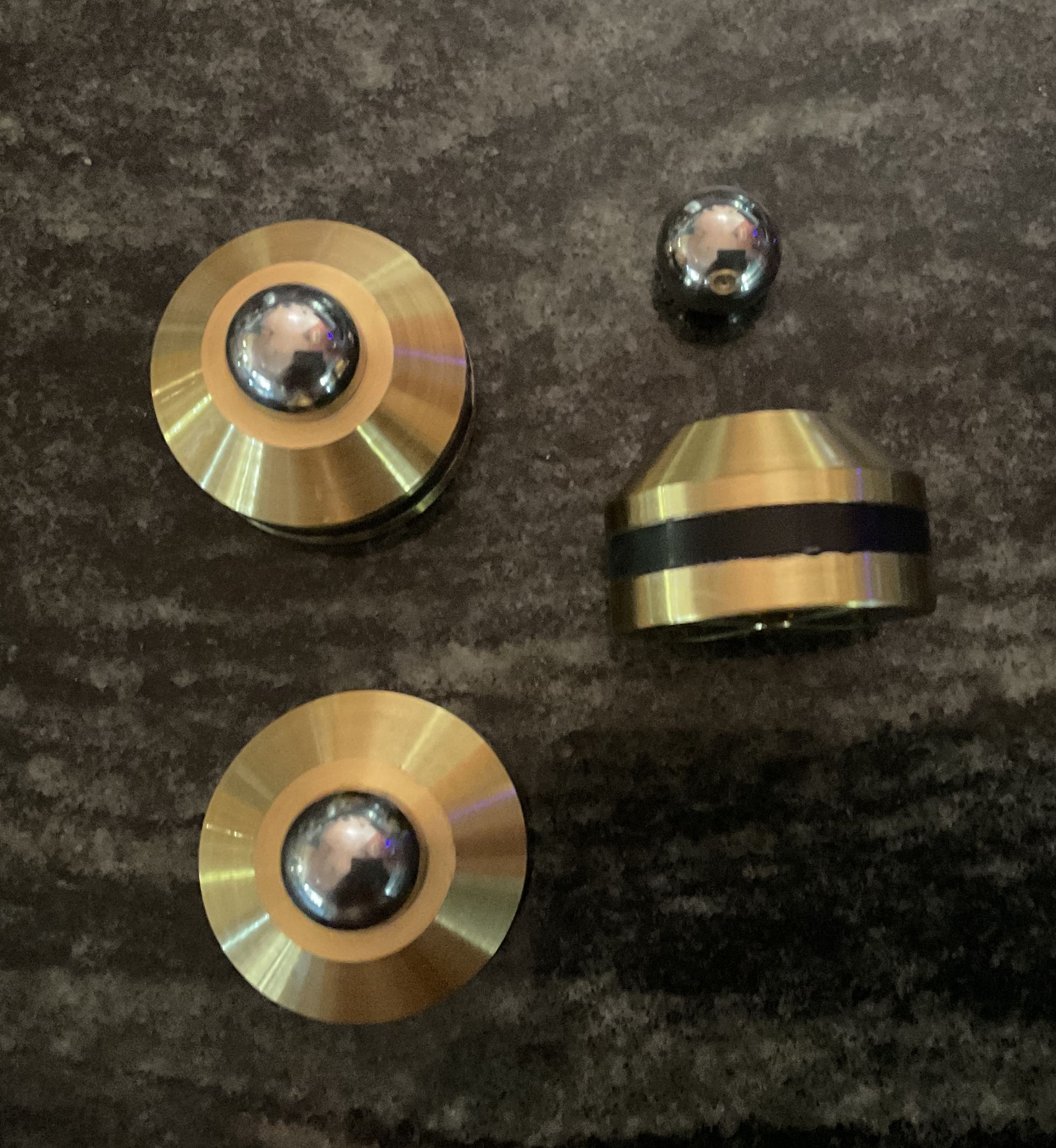 AG LIFTER Dulcet 19 GOLD Footers - Hi-Fi and Cinema Cables ...