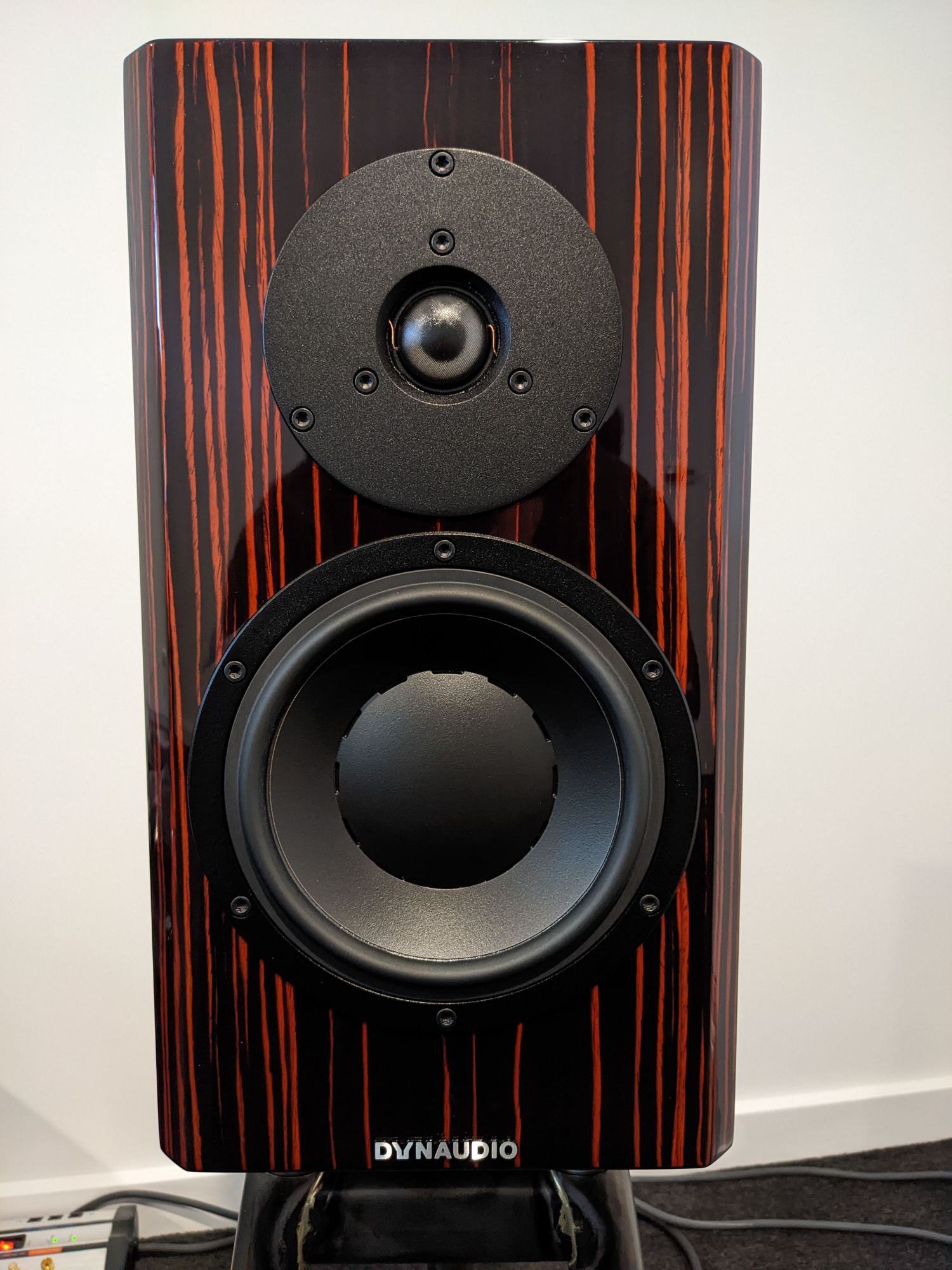 Dynaudio Special 40 speakers (Black Vine) - Stereo, Home Cinema ...