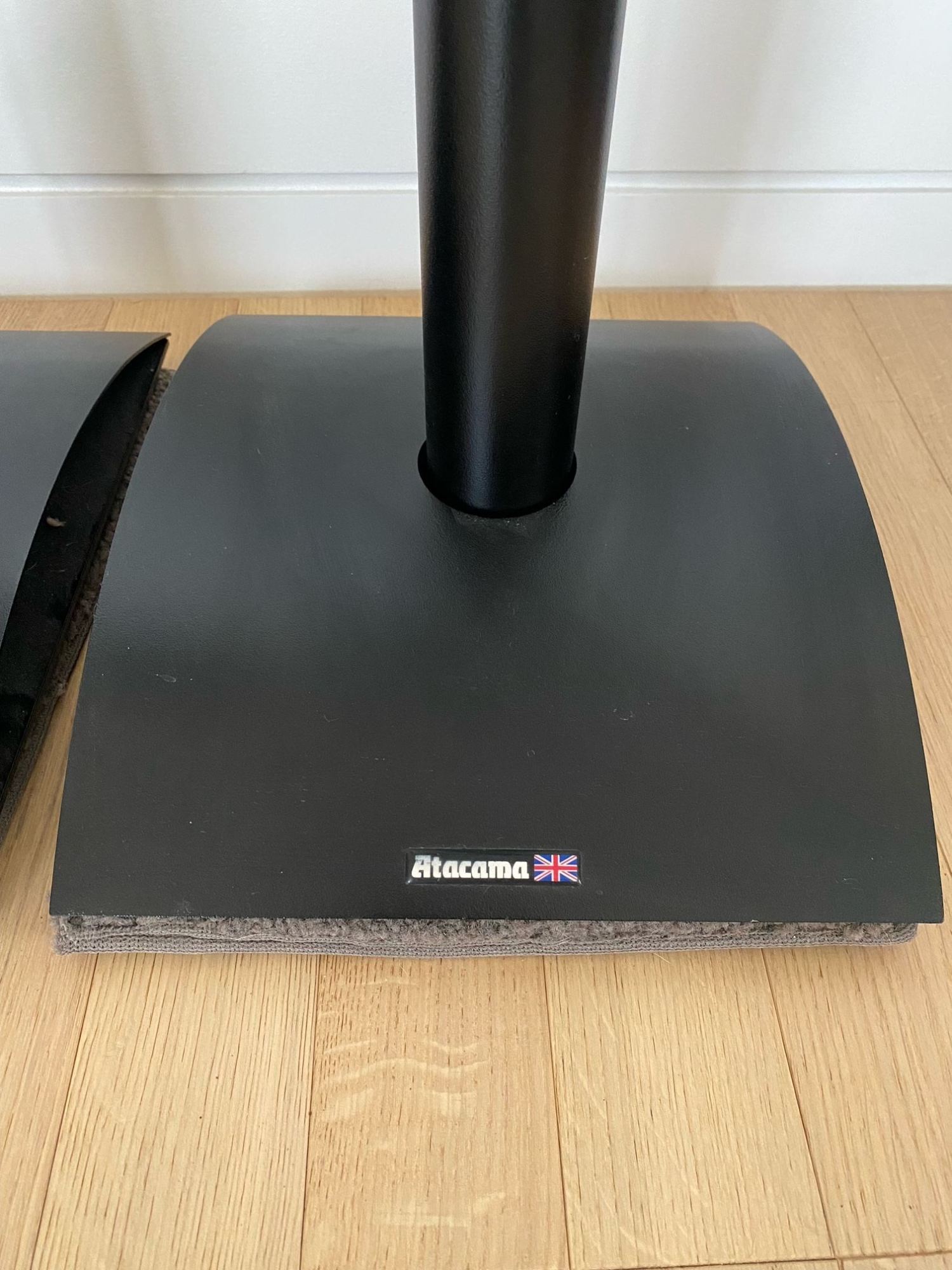 Atcama Estilo 6 black speaker stands - Hi-Fi and Cinema Cables ...