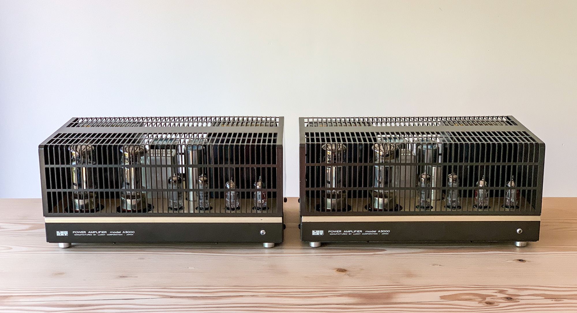 Luxkit A3000 (Luxman MB-3045) Monoblock Tube Amplifiers. - Aussie Audio ...