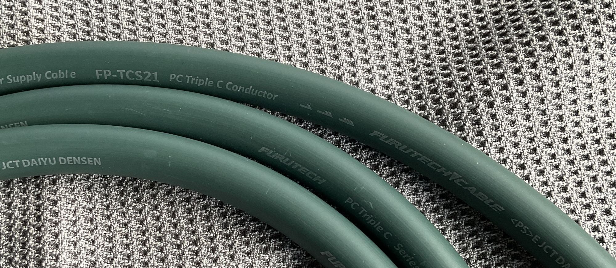 FURUTECH FP-TCS 21 AC Power Cable (2 meters) - Hi-Fi and Cinema Cables ...