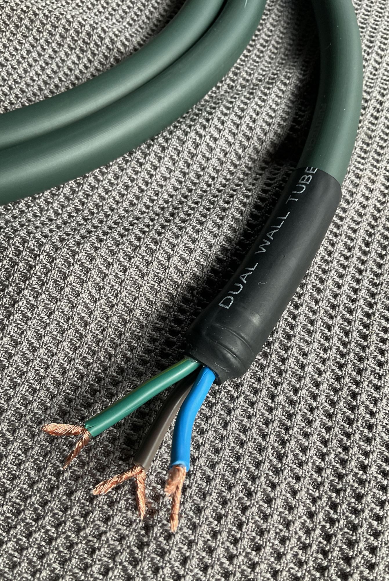 FURUTECH FP-TCS 21 AC Power Cable (2 meters) - Hi-Fi and Cinema Cables ...