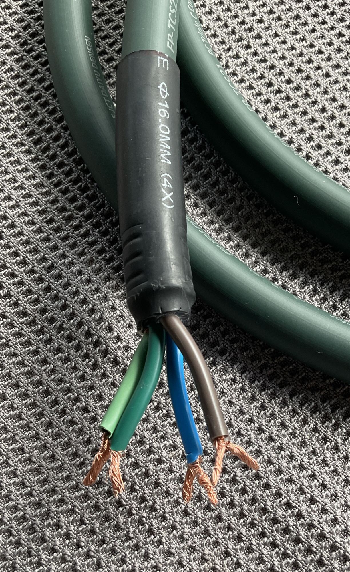 FURUTECH FP-TCS 21 AC Power Cable (2 meters) |﻿ Hi-Fi and Cinema Cables ...