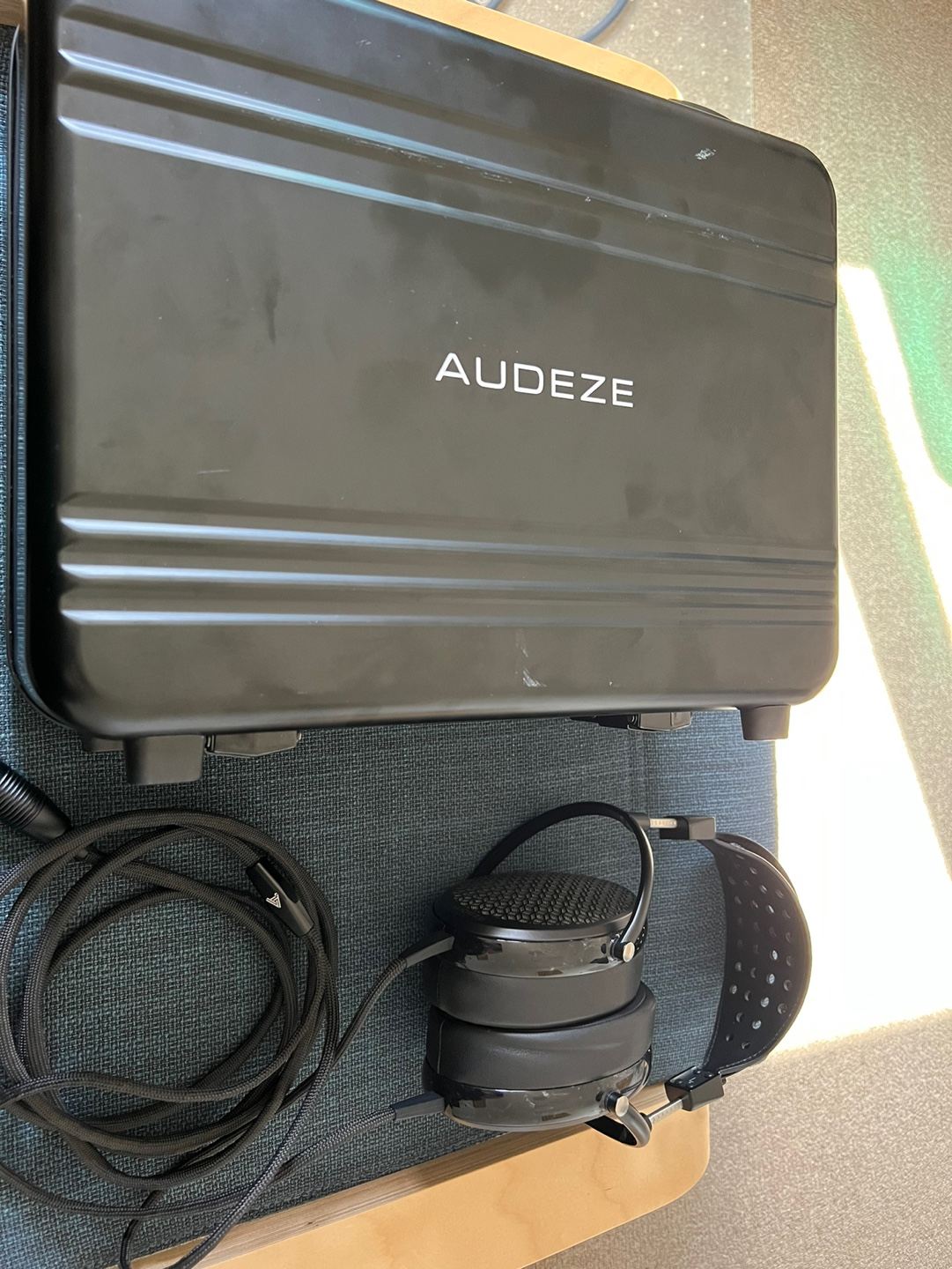 Audeze CRBN electrostatic headphones (RRP $6799) |﻿ Stereo, Home Cinema ...