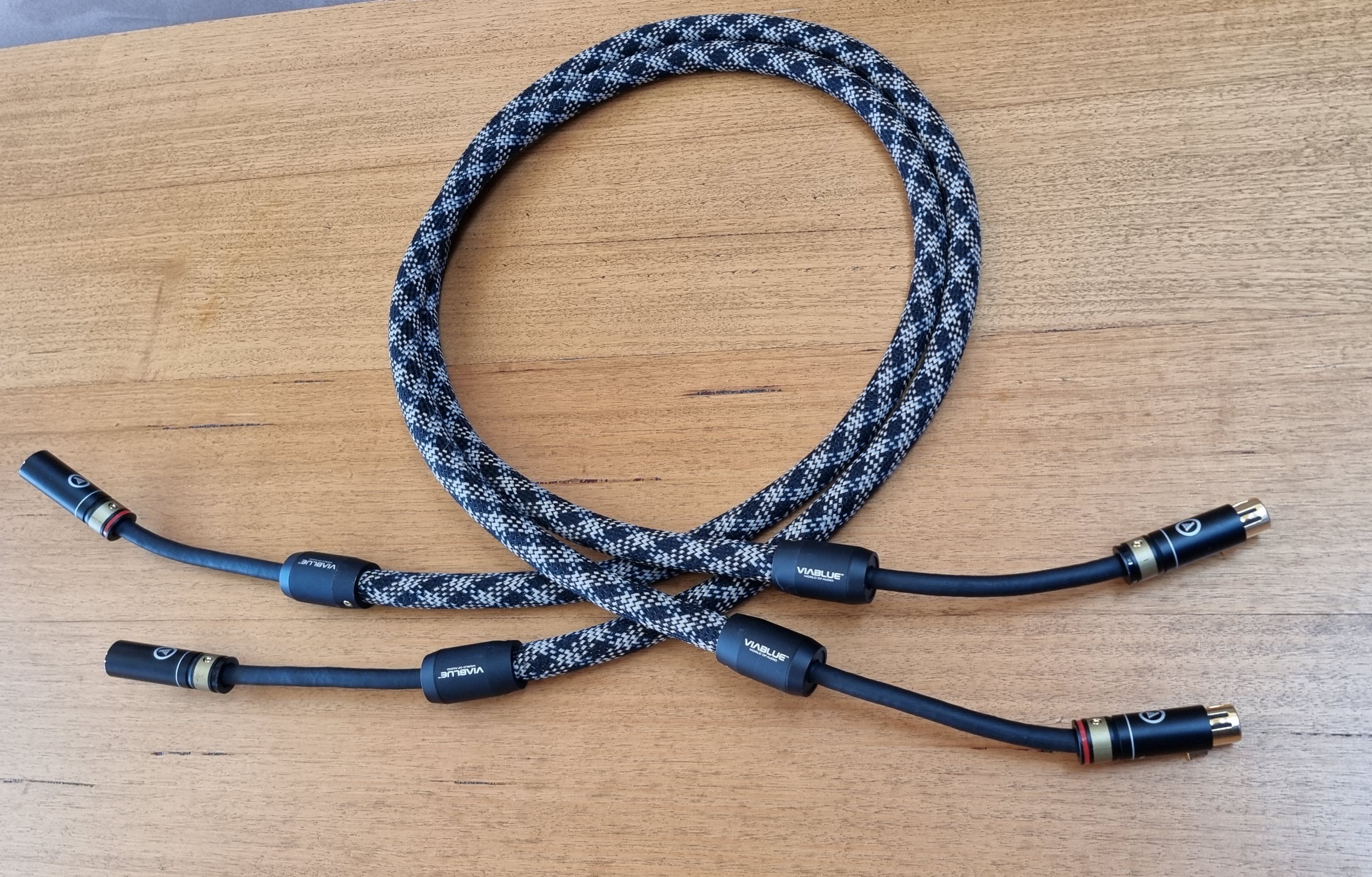VIABLUE NF-S6 AIR SILVER XLR 1.5m cable - Hi-Fi and Cinema Cables ...