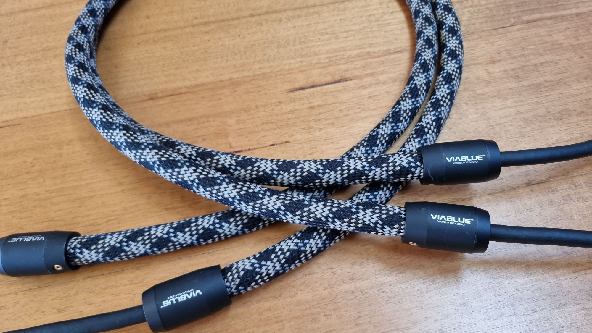 VIABLUE NF-S6 AIR SILVER XLR 1.5m cable - Hi-Fi and Cinema Cables ...