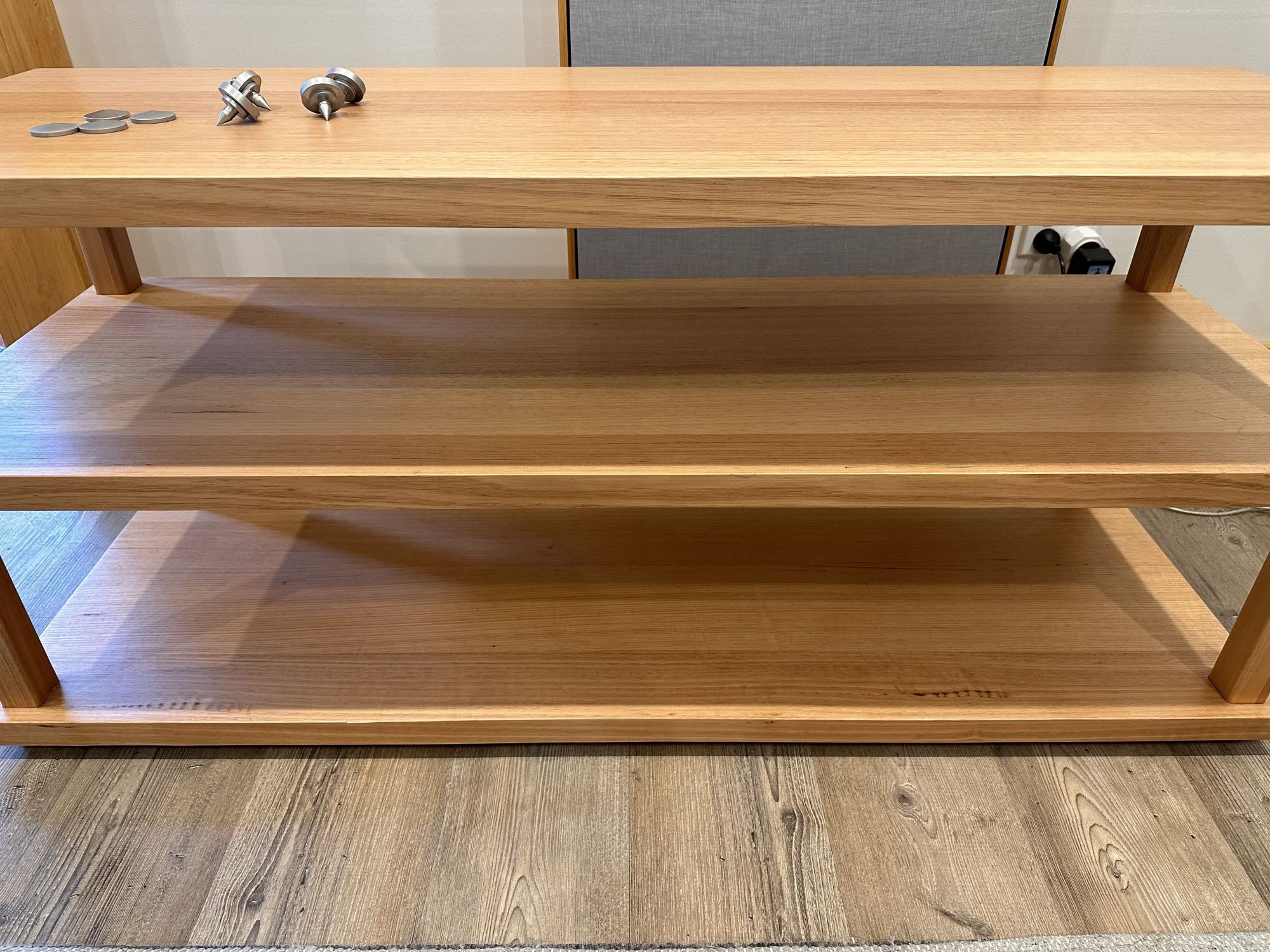 Tasmanian Oak hifi stand - Hi-Fi and Cinema Cables & Accessories ...