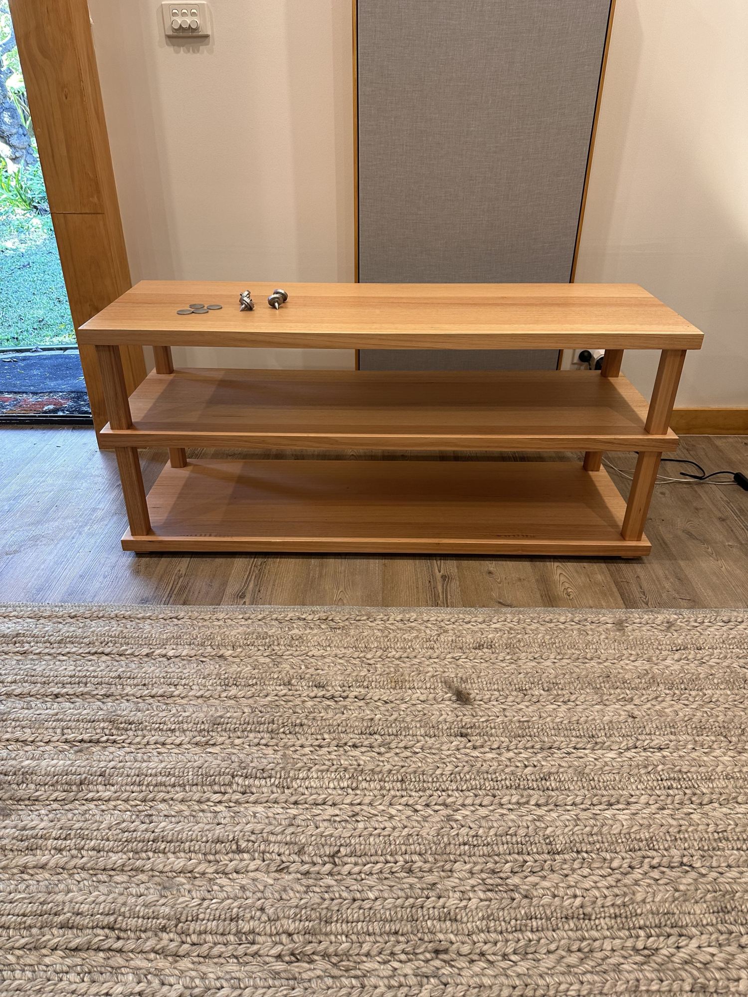 Tasmanian Oak hifi stand - Hi-Fi and Cinema Cables & Accessories ...