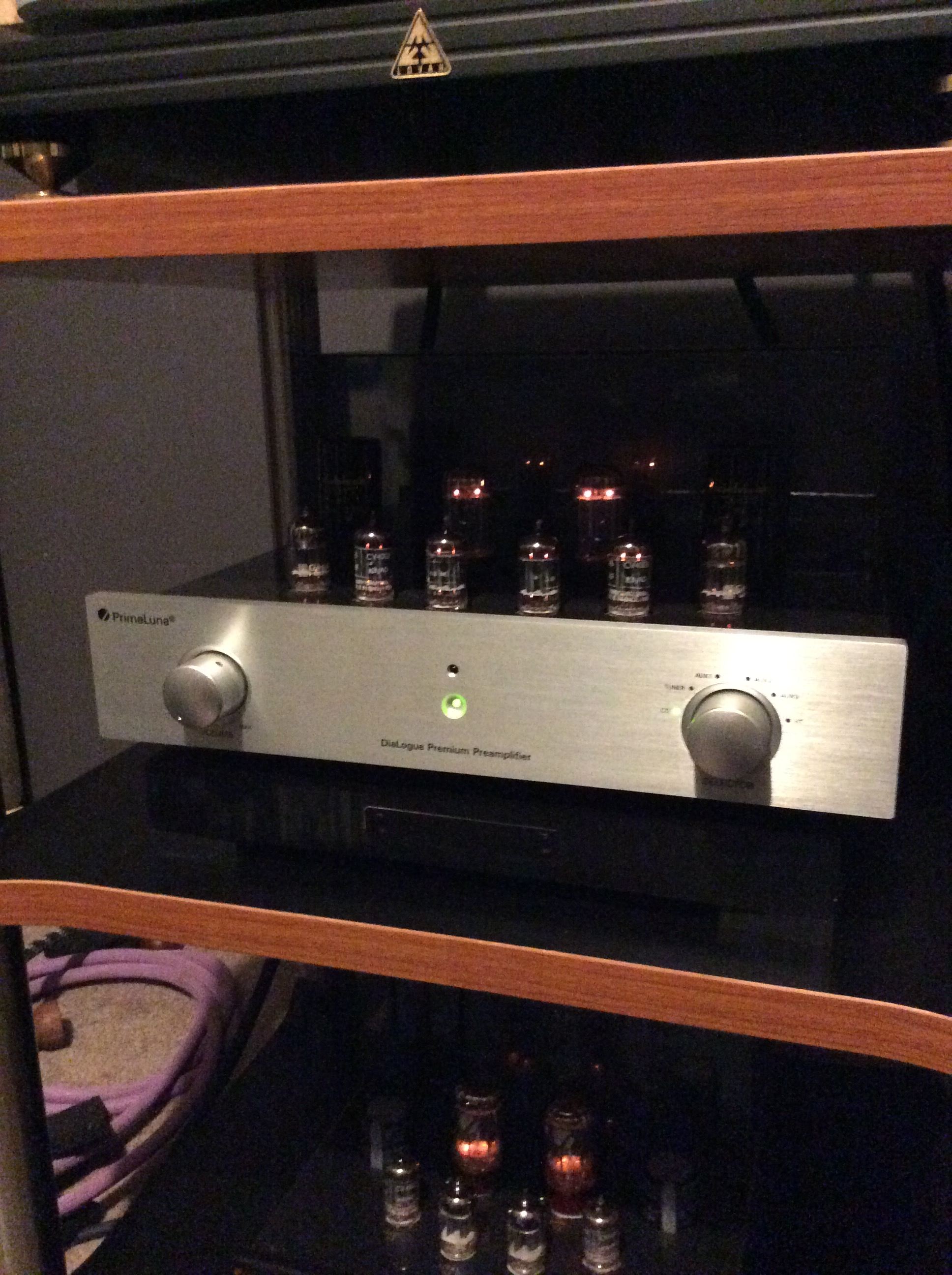 PRIMALUNA DIALOGUE premium pre amp in silver - Stereo, Home Cinema ...