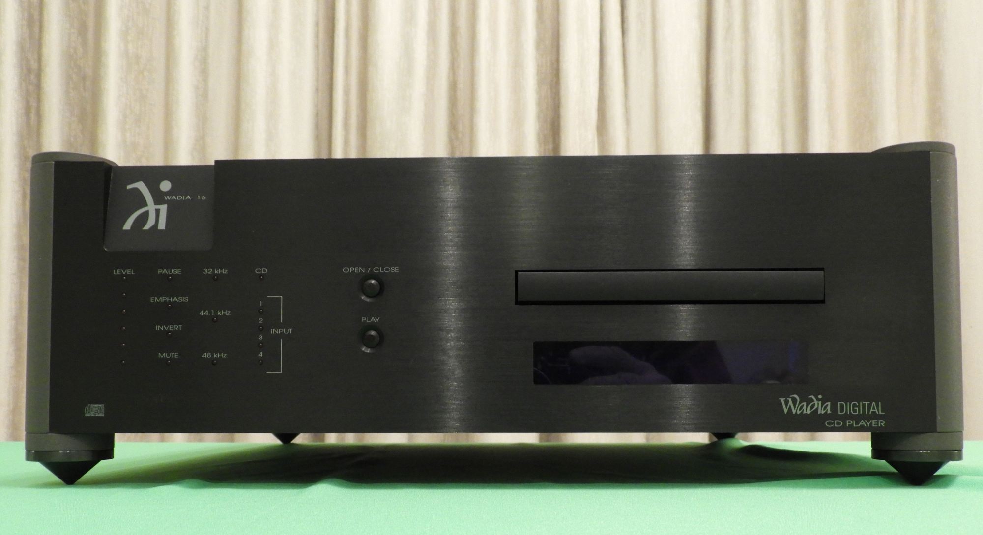 Wadia 16 CD player - 4 x Burr-Brown PCM-1702 DACs & KSS-151A - Stereo ...